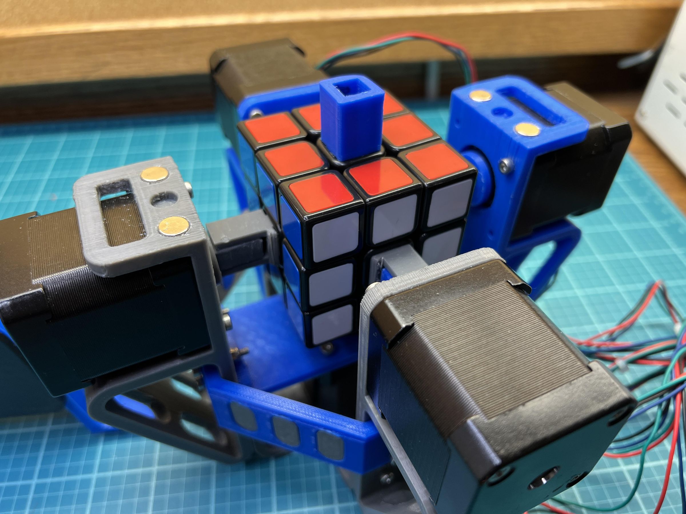 Rubik's Cube Solver : 9 Steps (with Pictures) - Instructables