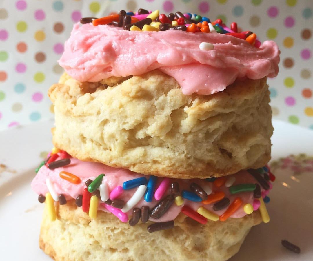 How to Make Birthday Cake Biscuits : 5 Steps (with Pictures ...