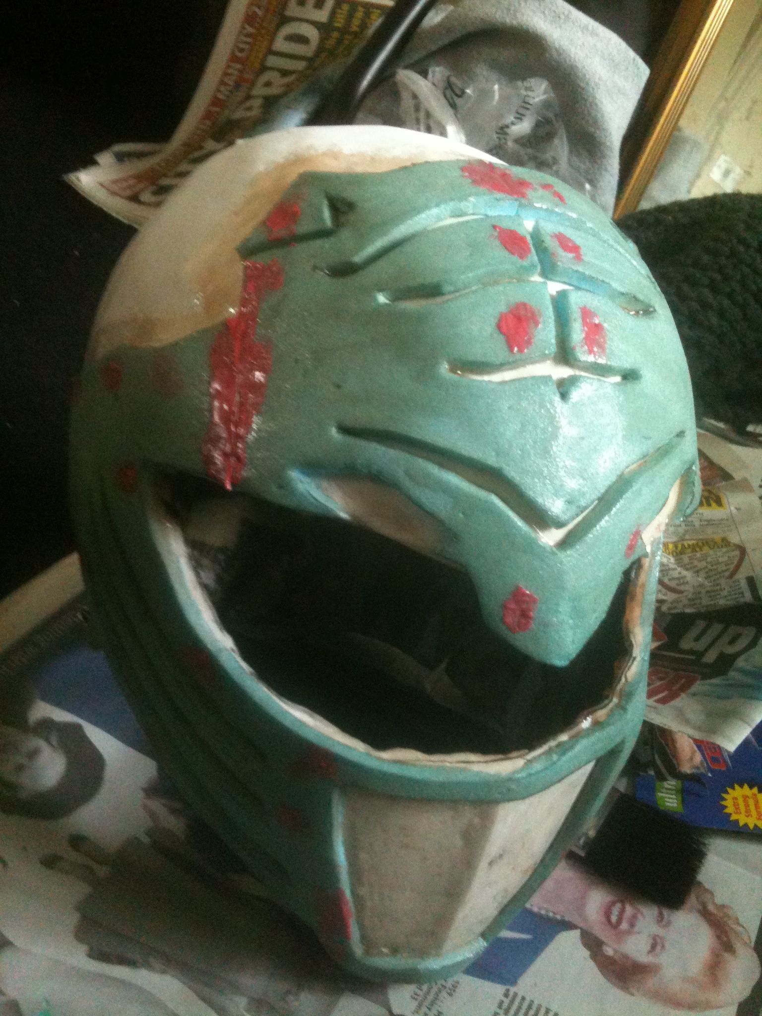 CHEAP Cosplay Helmet : 6 Steps - Instructables