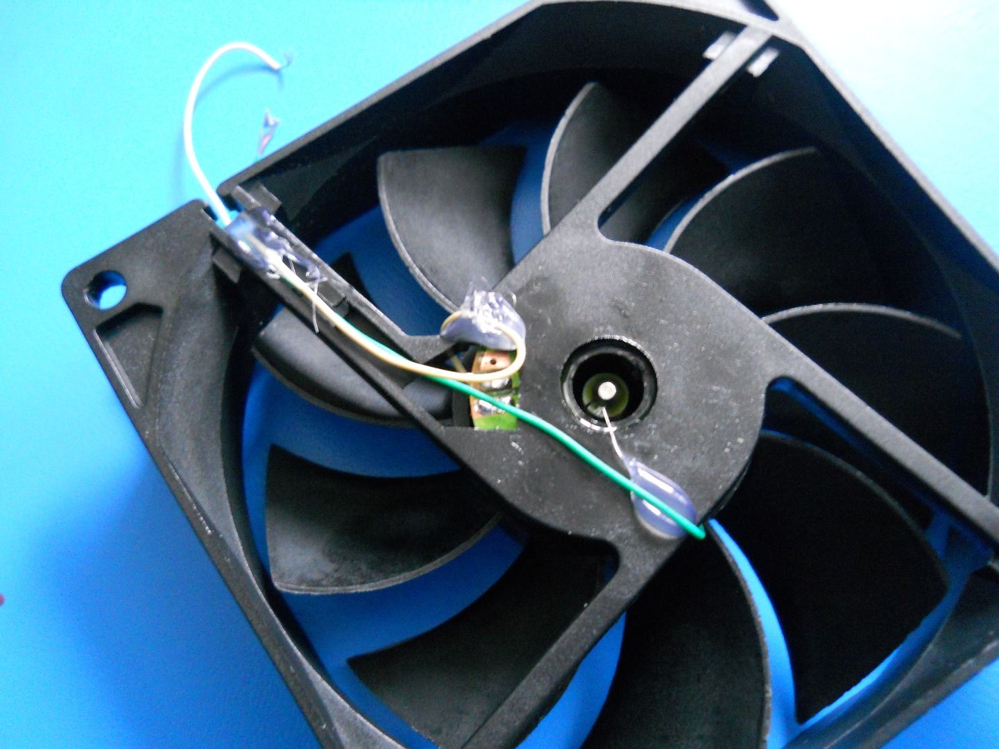 Bicycle Cell Phone Charger (Wind Turbine With Build in Battery) : 9 ...