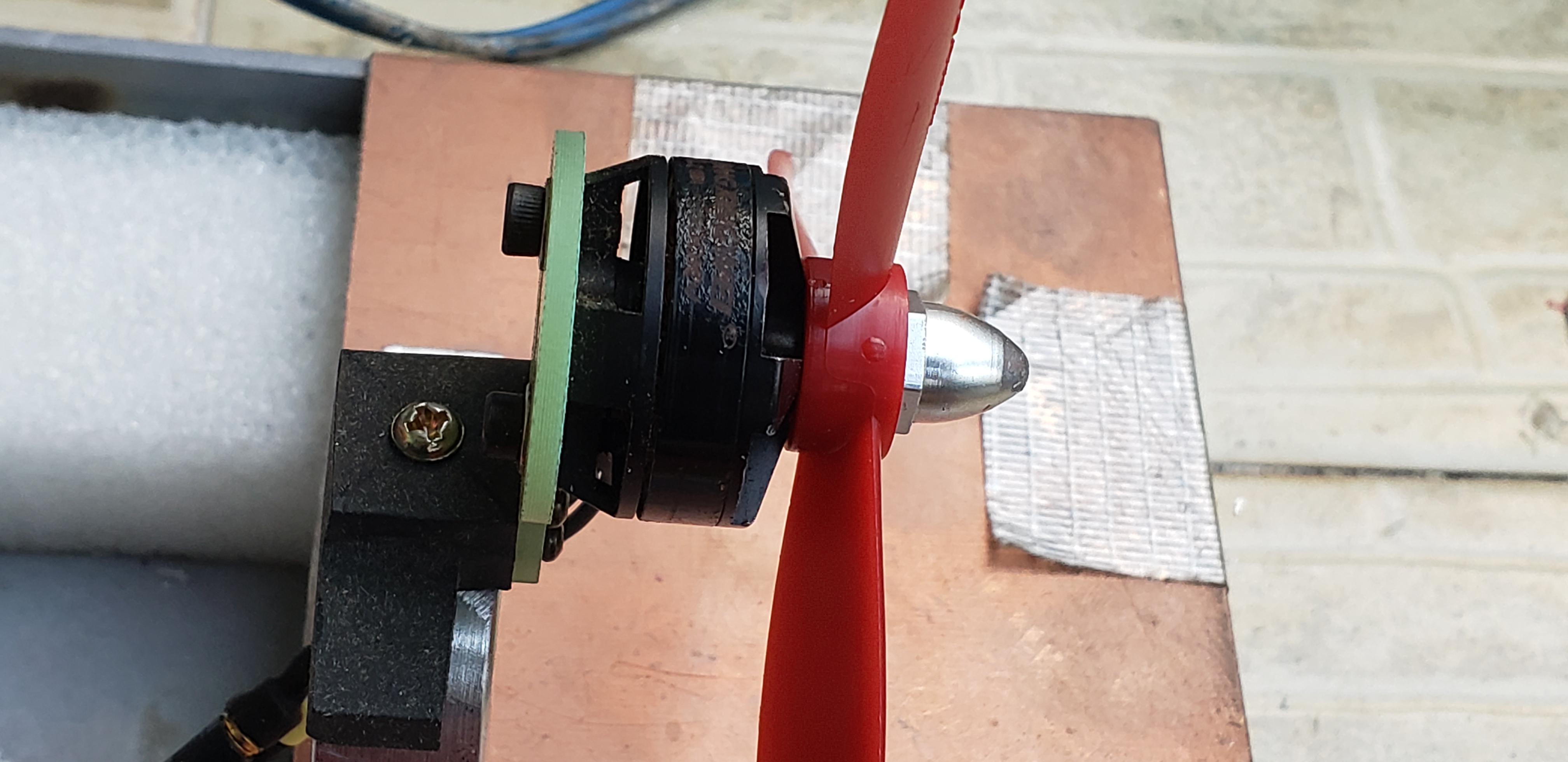 DIY Simple RC Airboat - 3s 2300kv 6in Triple-props : 5 Steps ...