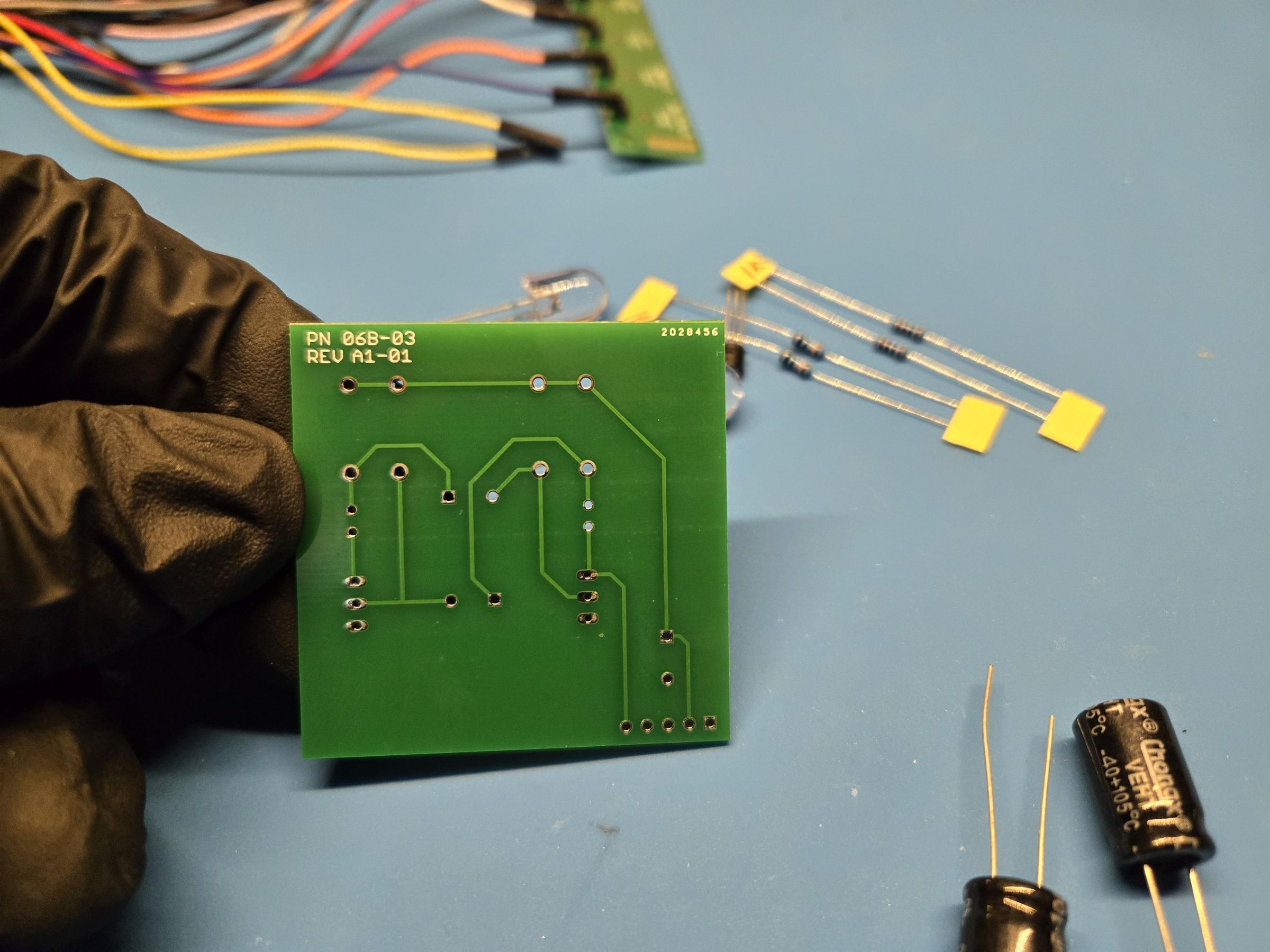 Two Transistor Oscillator, MiniPCB, 06B-03, Rev A1-01 : 3 Steps ...