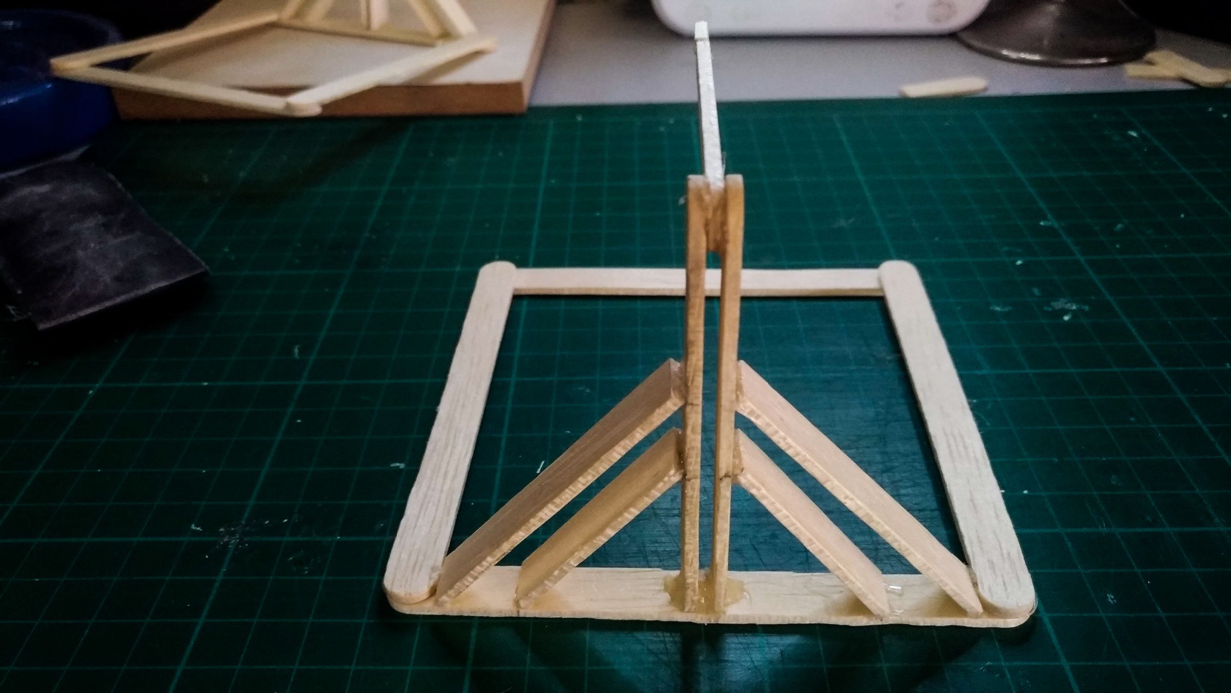 Popsicle Tensegrity Toy : 10 Steps (with Pictures) - Instructables