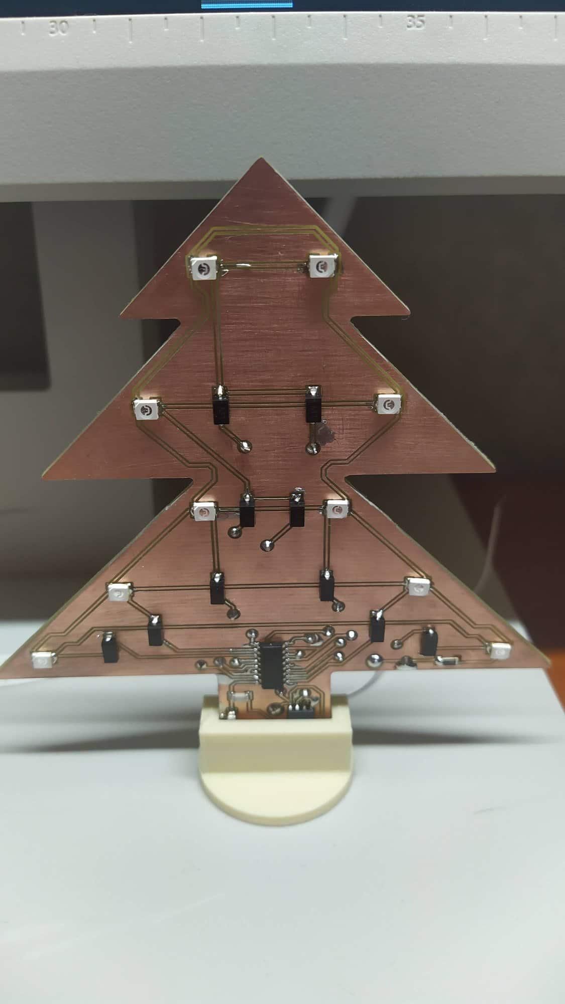 Electronic Xmas Tree : 4 Steps - Instructables