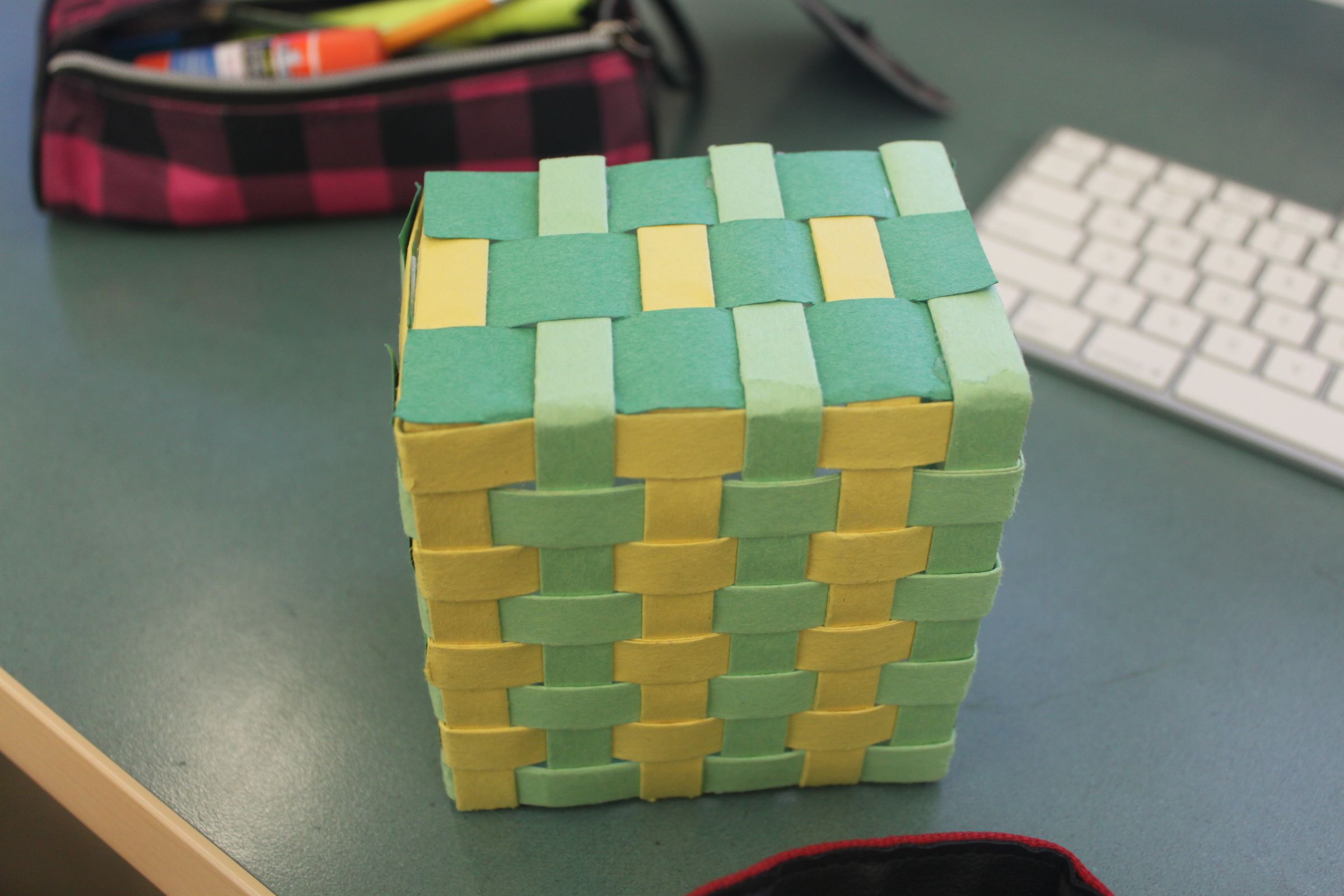 Sturdy Paper Basket (weaving) : 4 Steps - Instructables