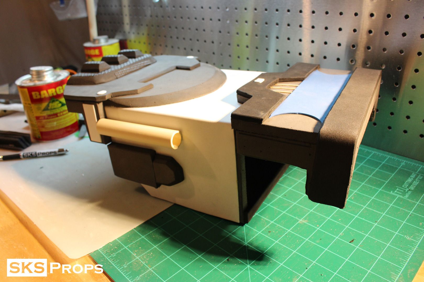 Turbo Kid Skeletron Cosplay Prop Weapon and Mask - SKS Props : 17 Steps ...