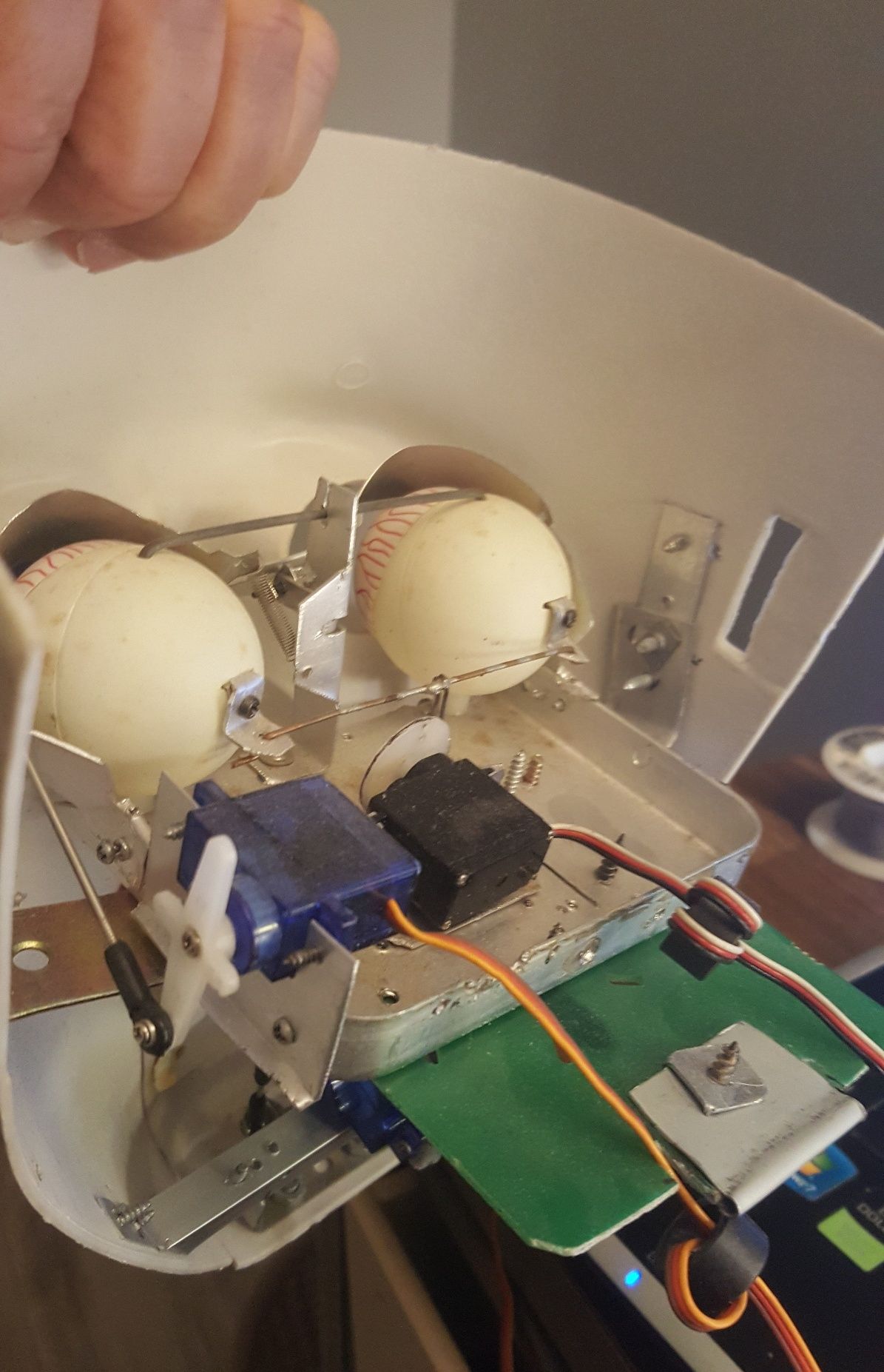 The Interactive Robot, Chris : 6 Steps - Instructables
