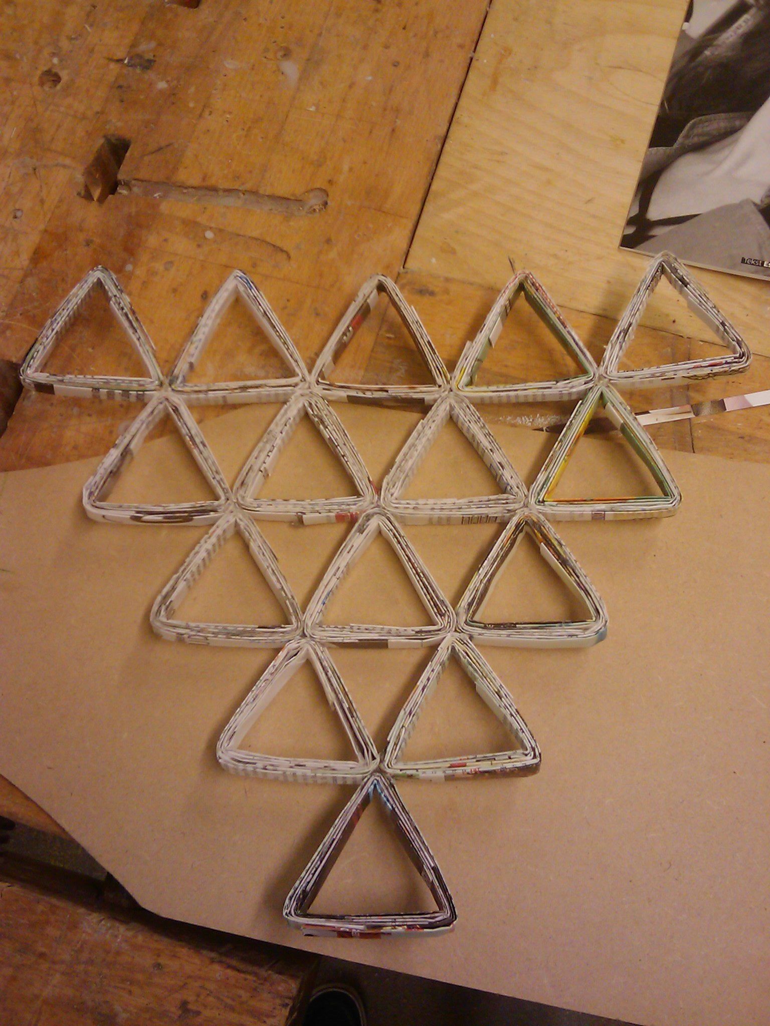 Triangular Paper Fruit Bowl : 6 Steps (with Pictures) - Instructables