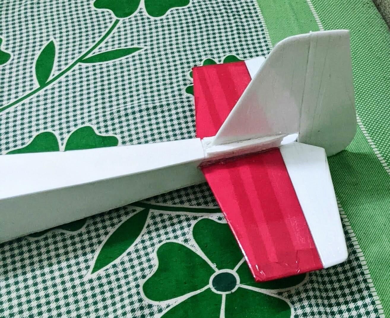 How to Make a RC Trainer Airplane : 9 Steps (with Pictures) - Instructables