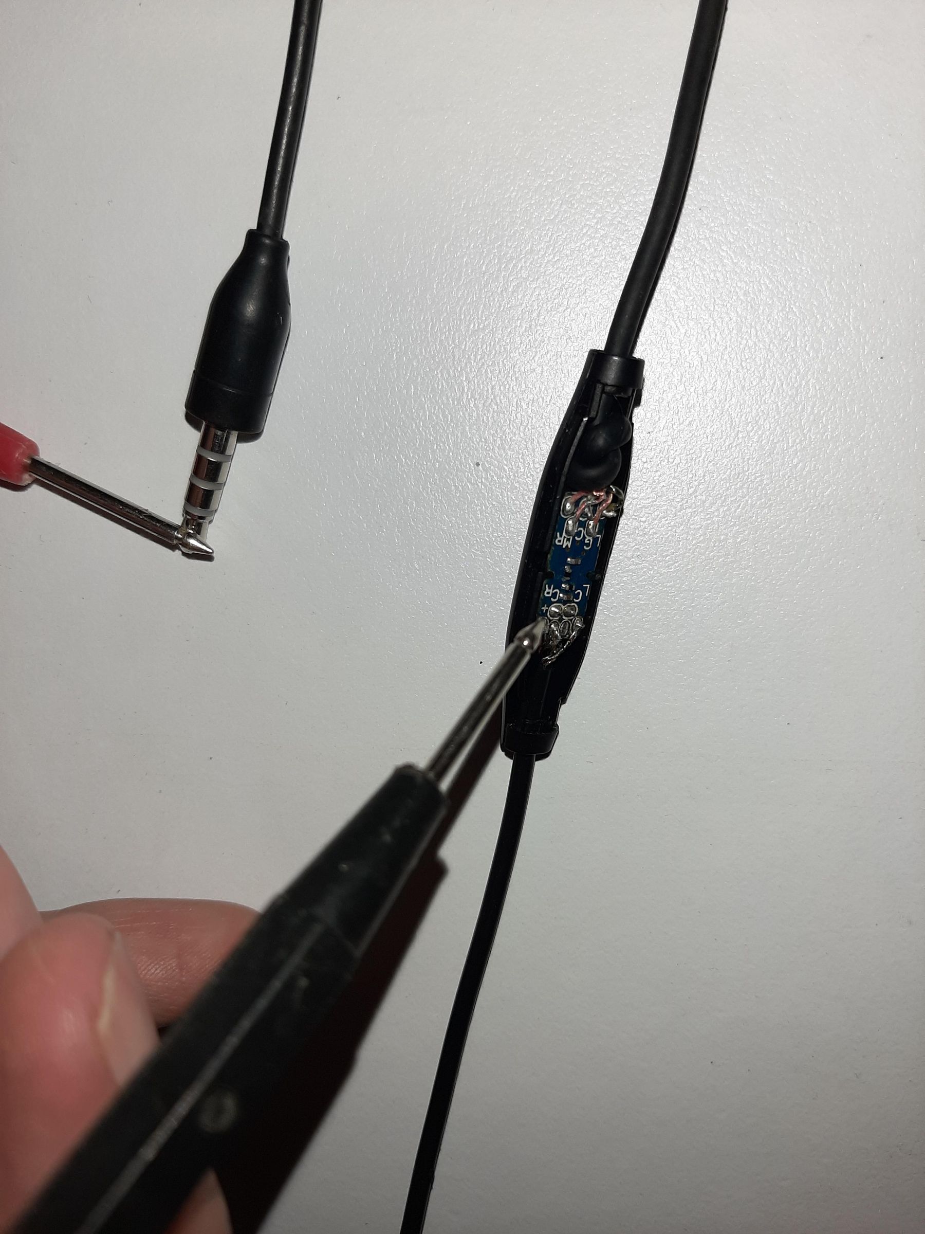 Adding Microphone to a Pair of Headphones : 6 Steps - Instructables