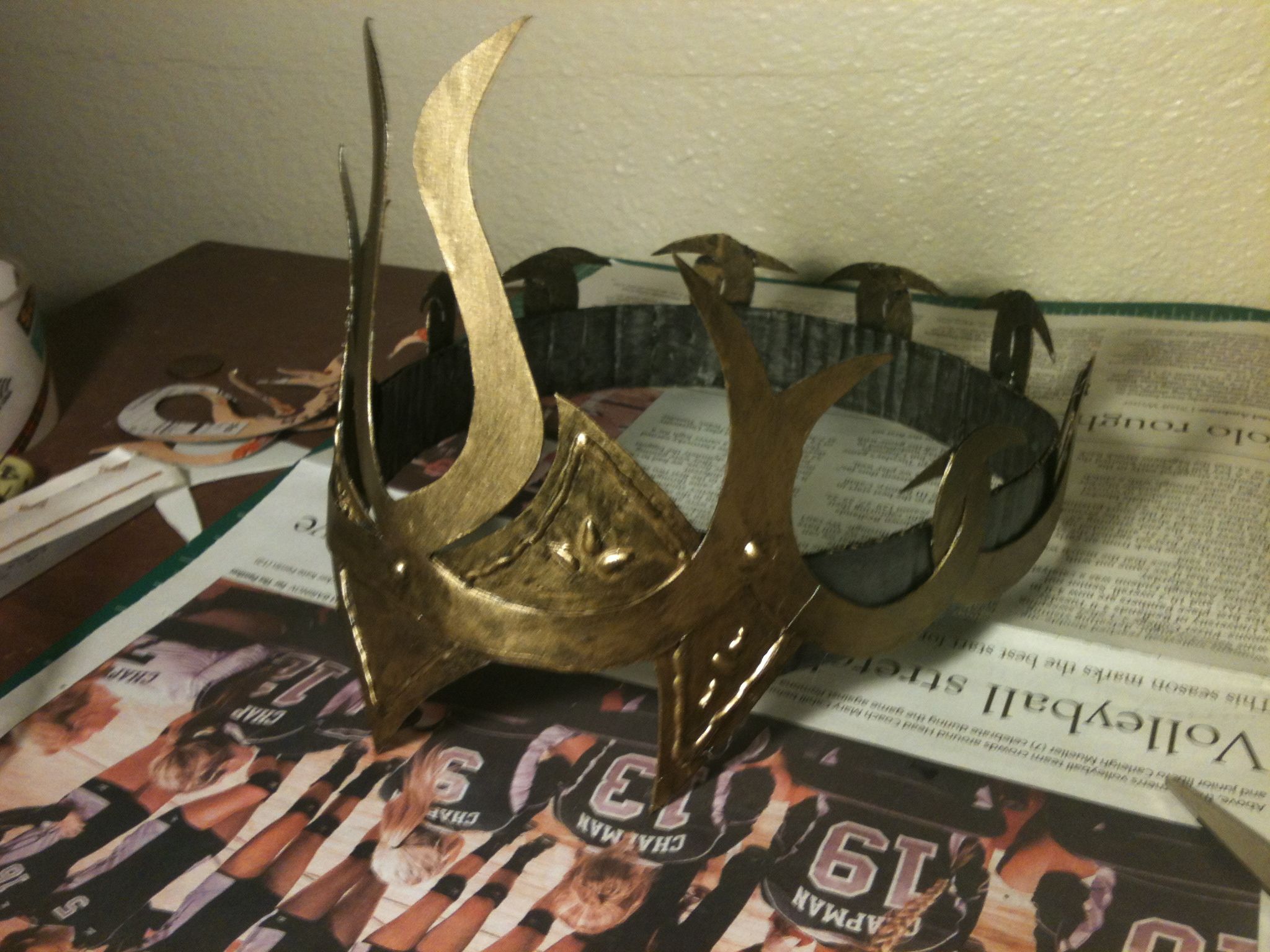 Fantasy Crown : 4 Steps (with Pictures) - Instructables