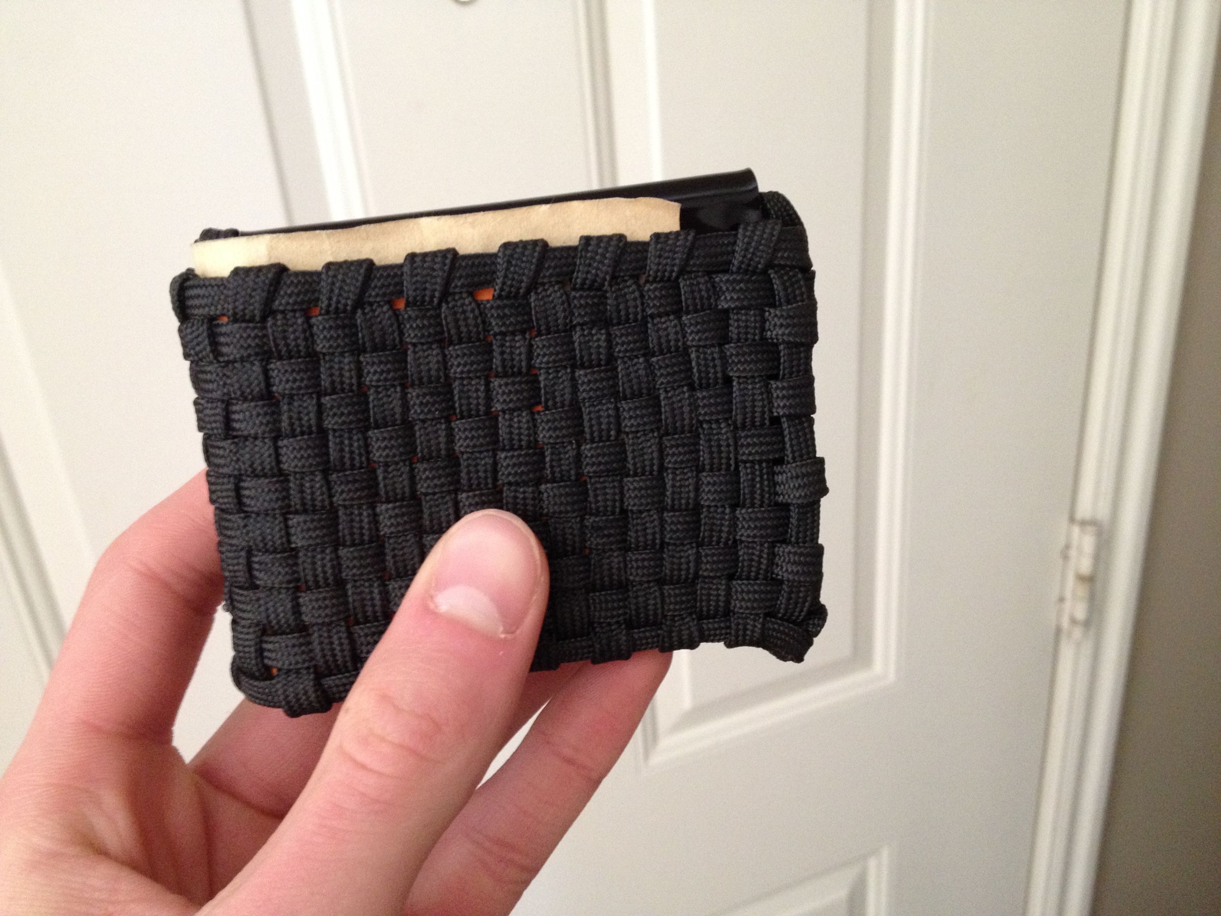 Paracord Wallet (v.4.0) : 8 Steps (with Pictures) - Instructables