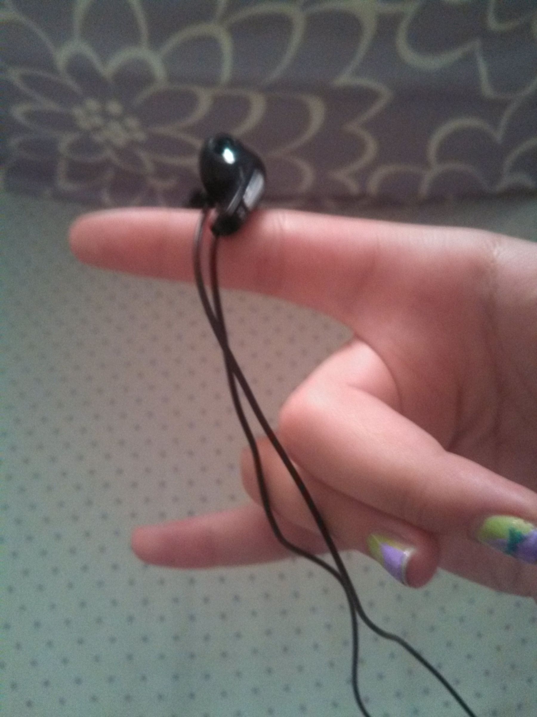 No More Tangled Earbuds!!!! : 6 Steps - Instructables