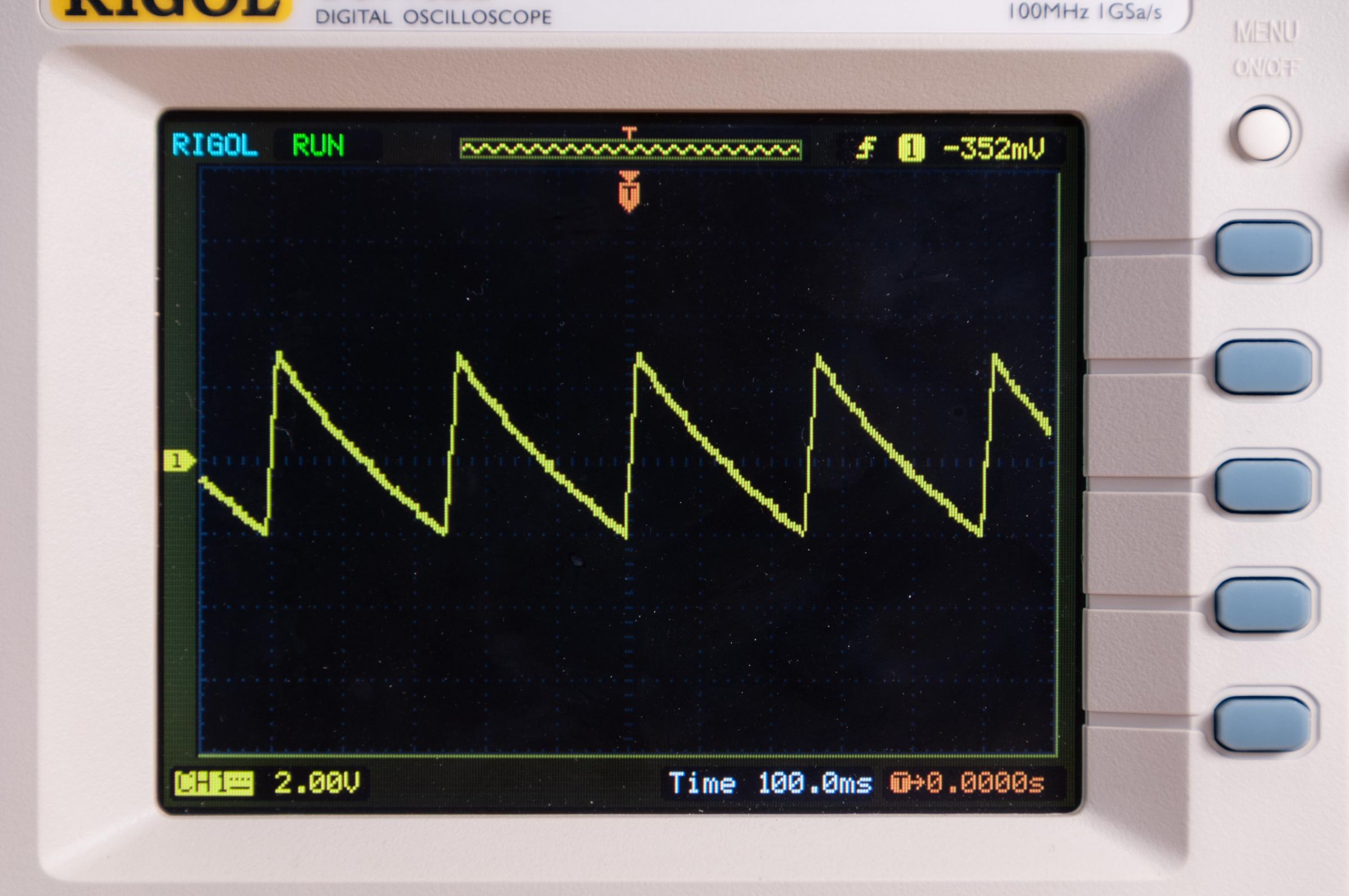 Getting to Know the "Professional ILC8038 Function Generator DIY Kit ...