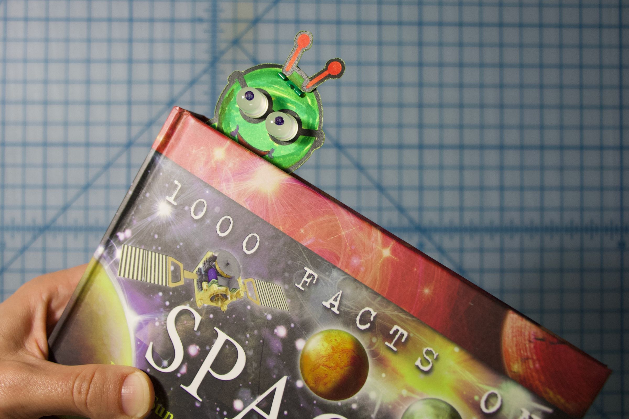 BookWorm Light-Up Book Light and Bookmark : 13 Steps (with Pictures ...