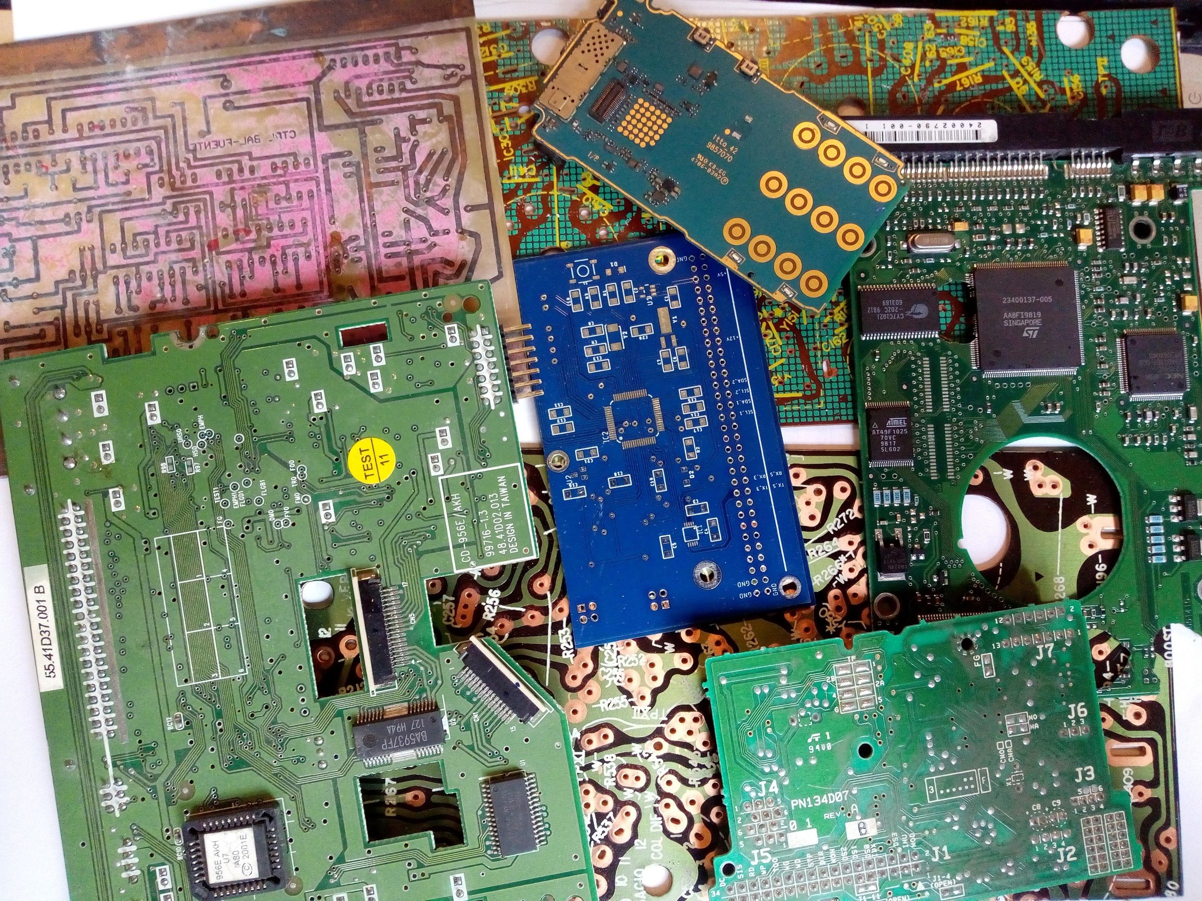 Old PCB to Jewelry : 5 Steps - Instructables