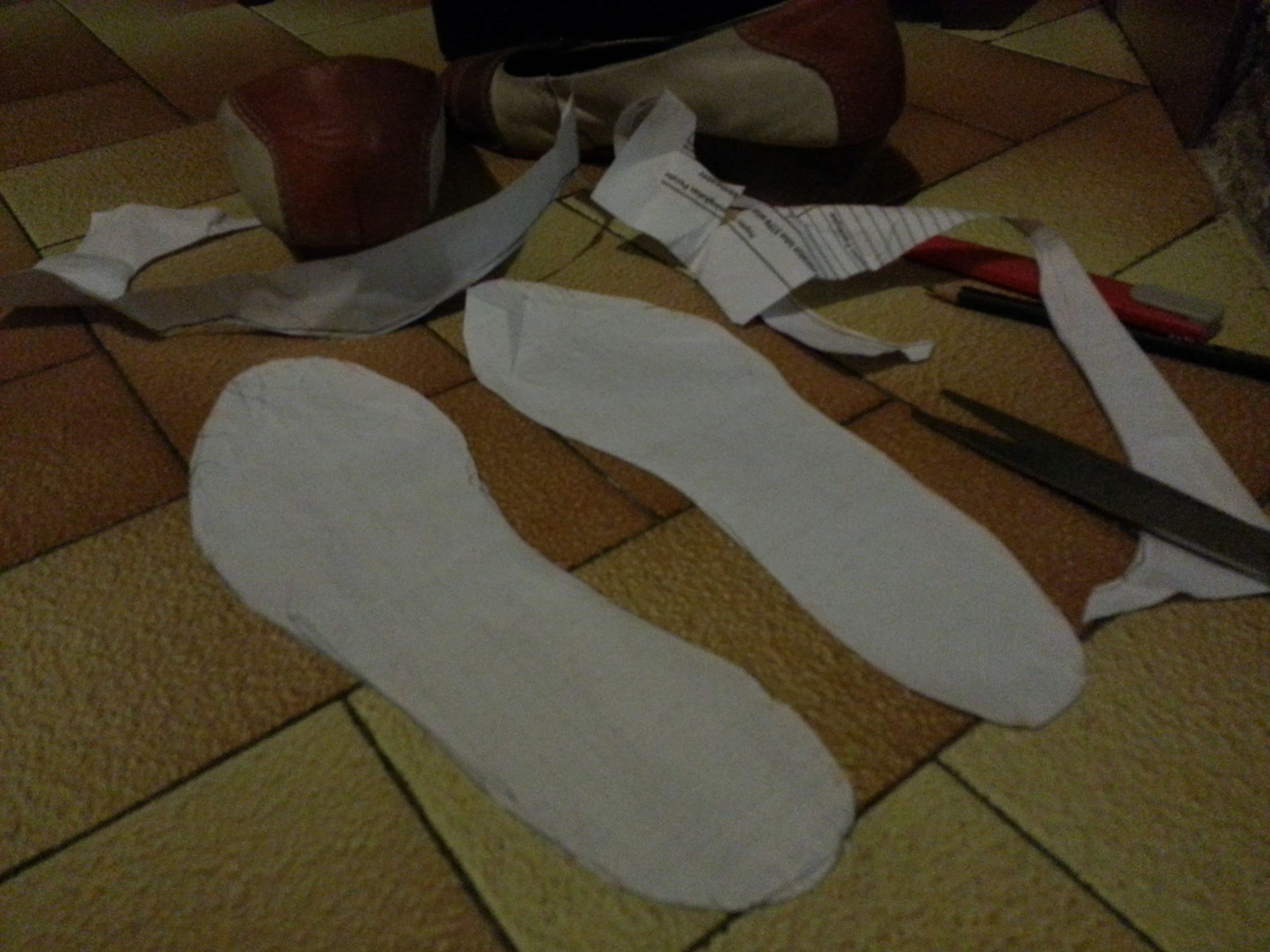 Fitting an Unfitted Insole : 6 Steps - Instructables