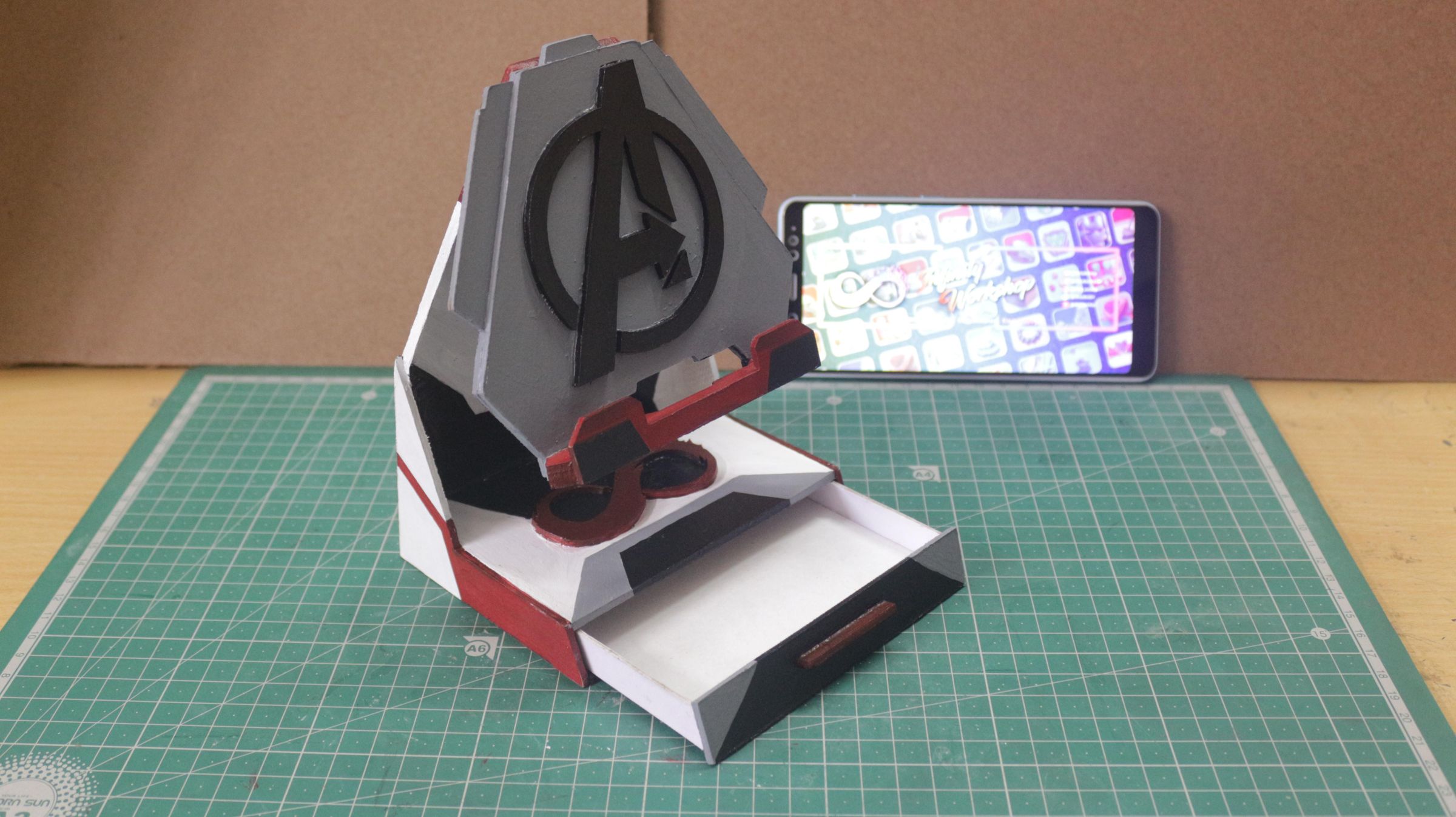 Easy Avengers Smartphone Stand : 14 Steps (with Pictures) - Instructables