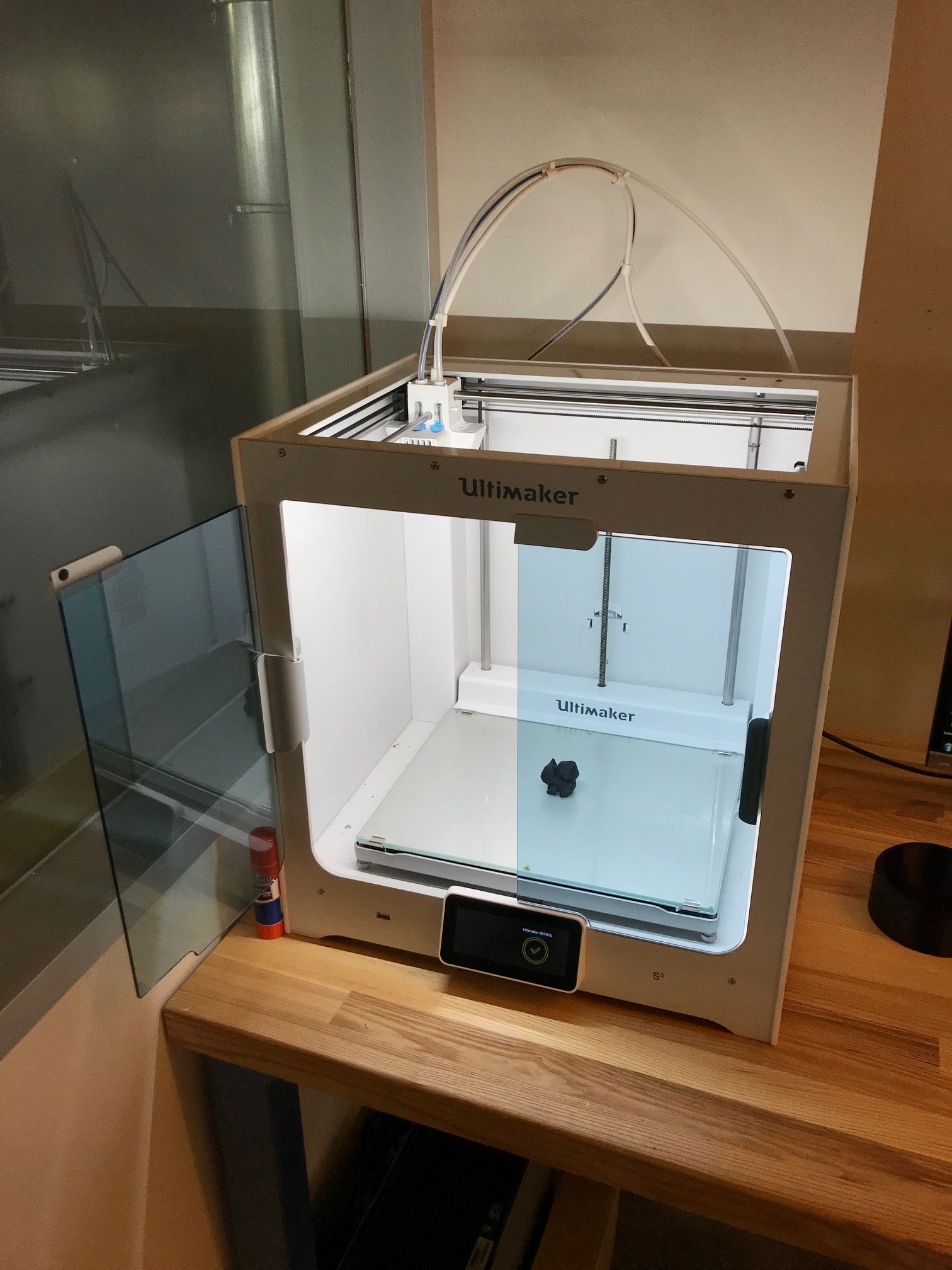 Autodesk Workshop Guide: Ultimaker S5 3D Printer : 8 Steps (with ...