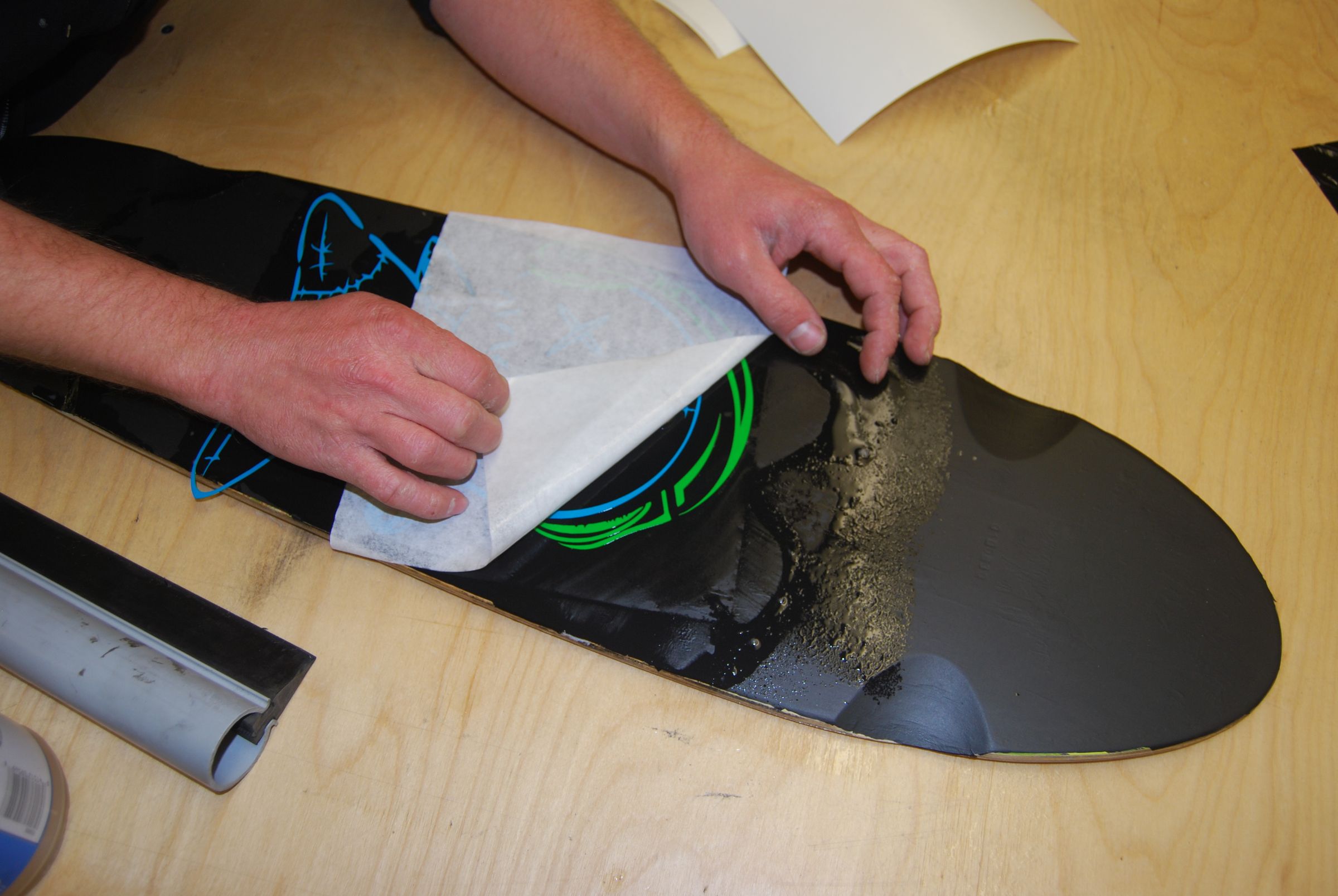 Applying Vinyl to Curved Surfaces : 4 Steps (with Pictures) - Instructables