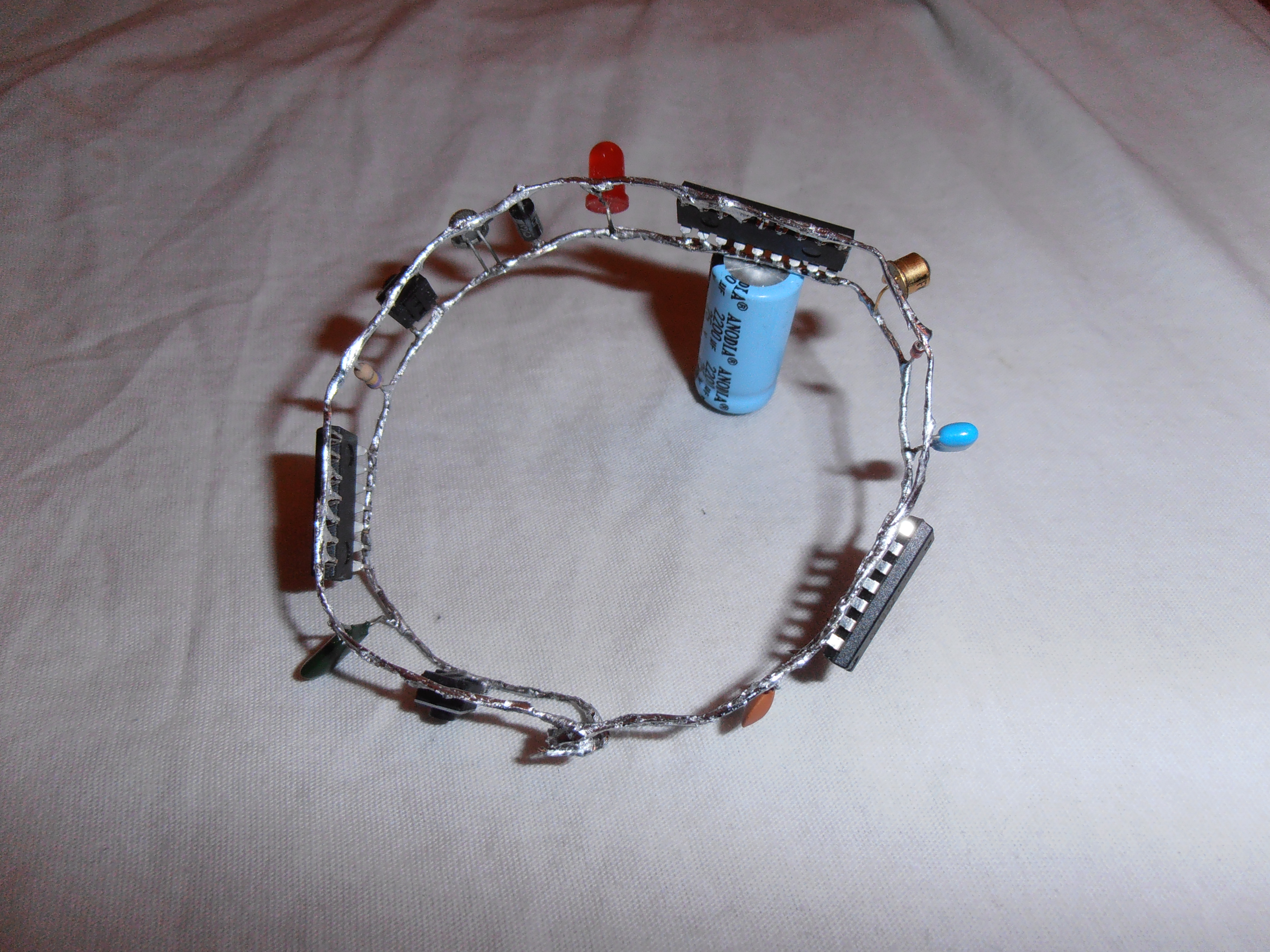 Electronic Waste Bracelet : 8 Steps - Instructables