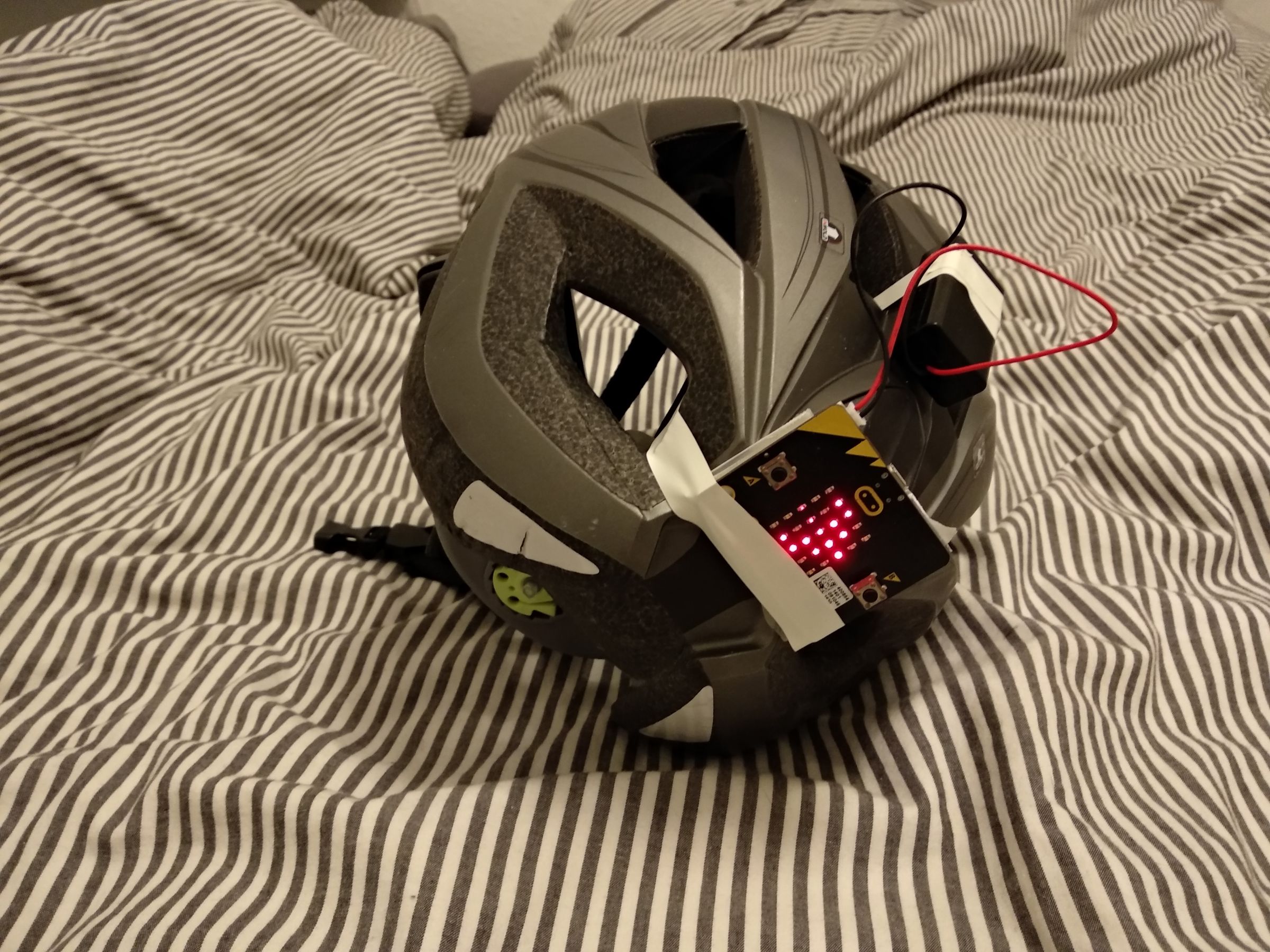 A Micro:bit Directional Indicator for Bicycle Helmets : 5 Steps ...