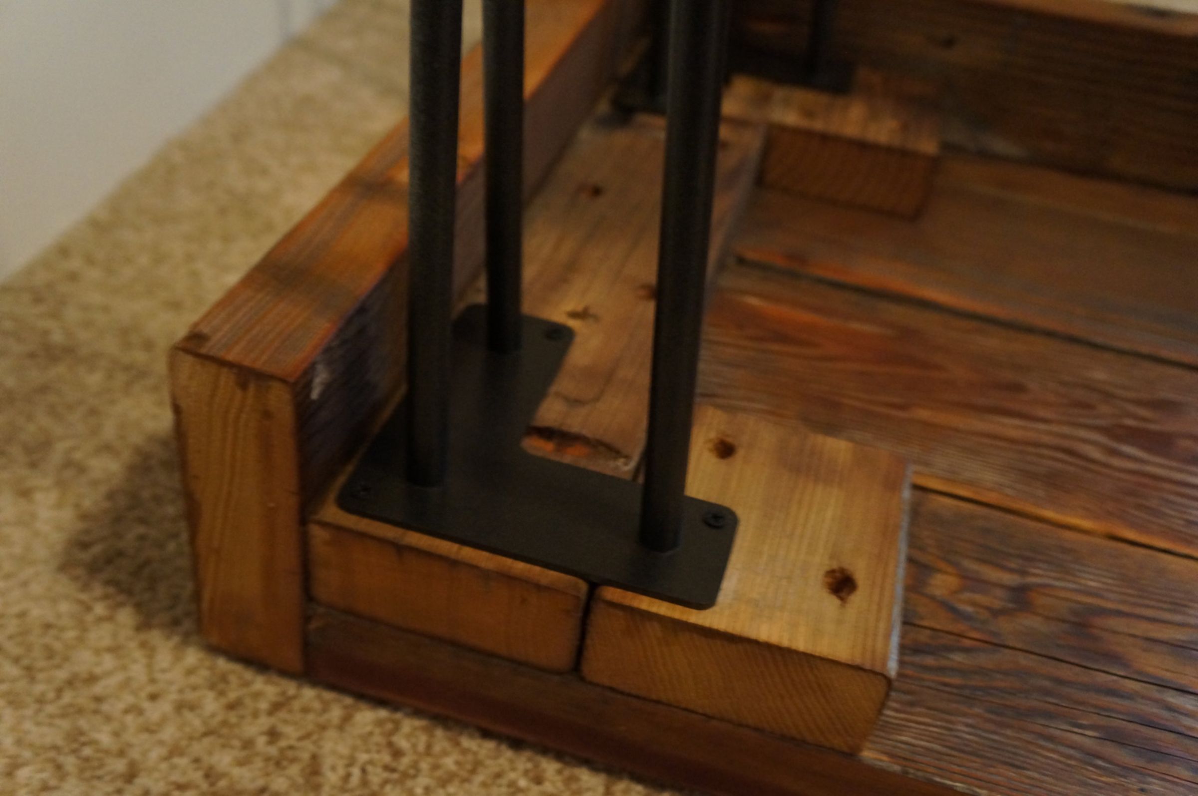 Reclaimed Corner Desk : 23 Steps (with Pictures) - Instructables