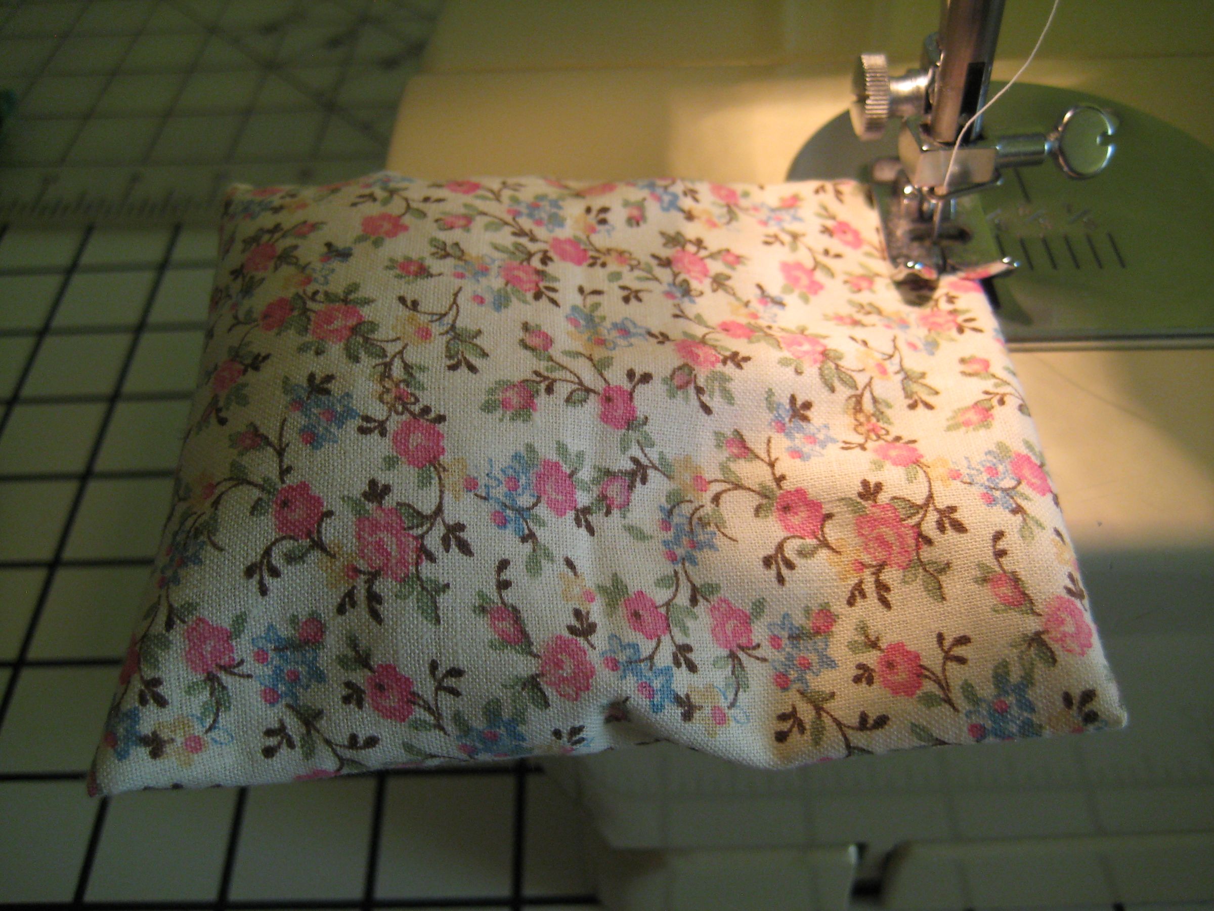 Lovers' Mitten With Reusable Pocket Warmer : 11 Steps (with Pictures ...