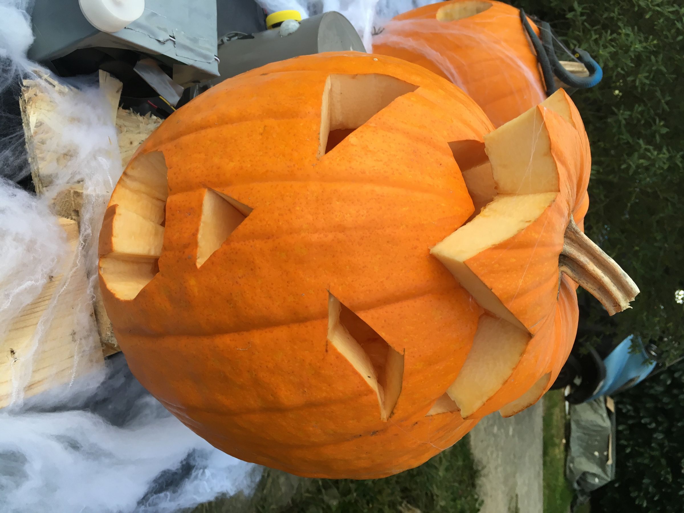 Spooky ESP8266 Halloween Hack, With Motion Sensor and Light / Sound ...