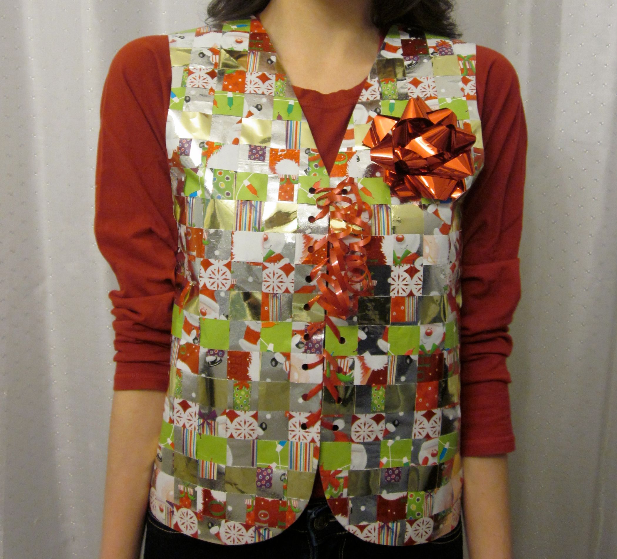Recycled Woven Gift Wrap Vest : 7 Steps (with Pictures) - Instructables