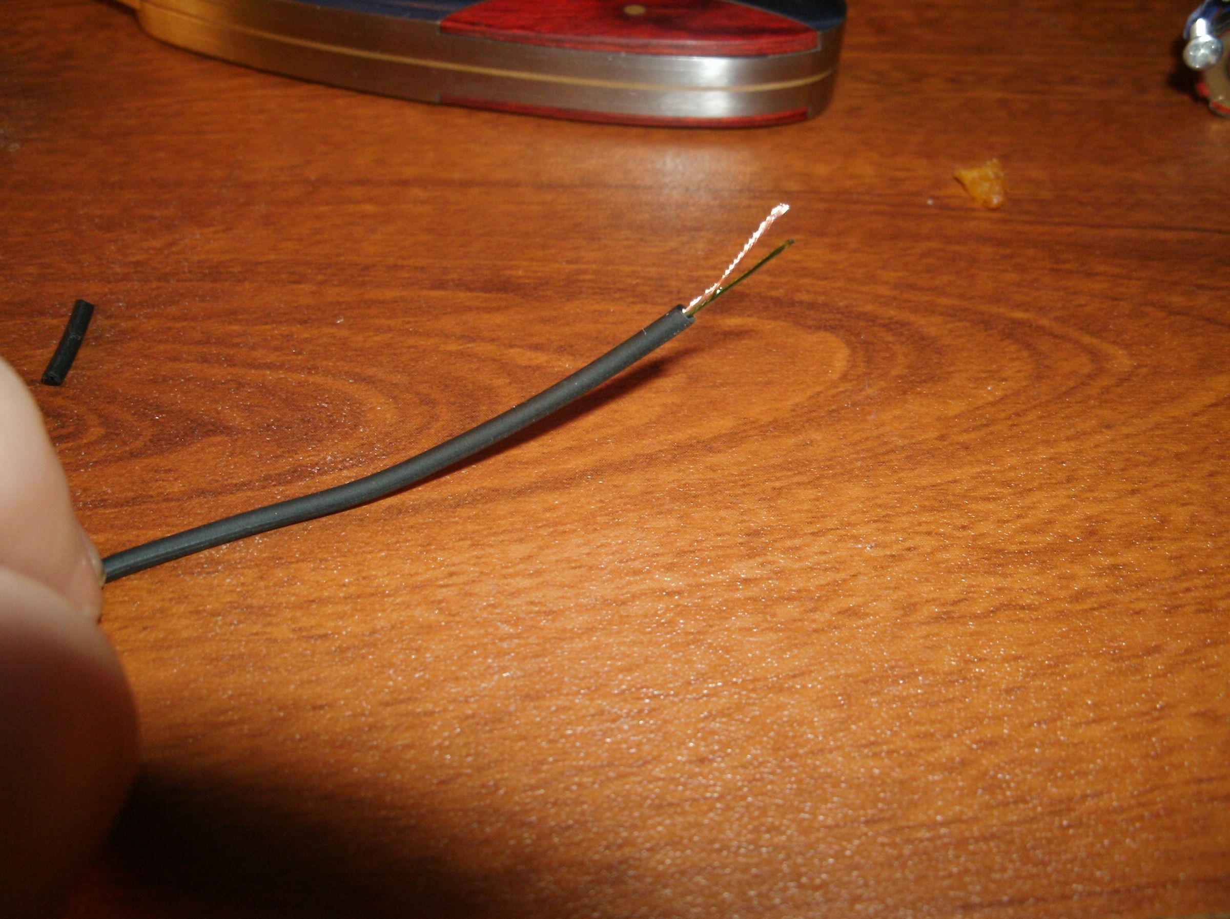 Portable Ipod Speaker With LEDS!!! : 9 Steps - Instructables