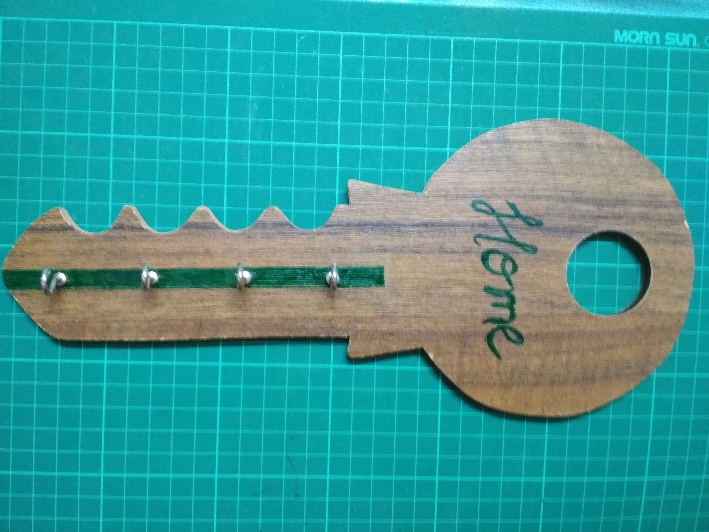 Wall Mounted Keychain Holder : 4 Steps - Instructables