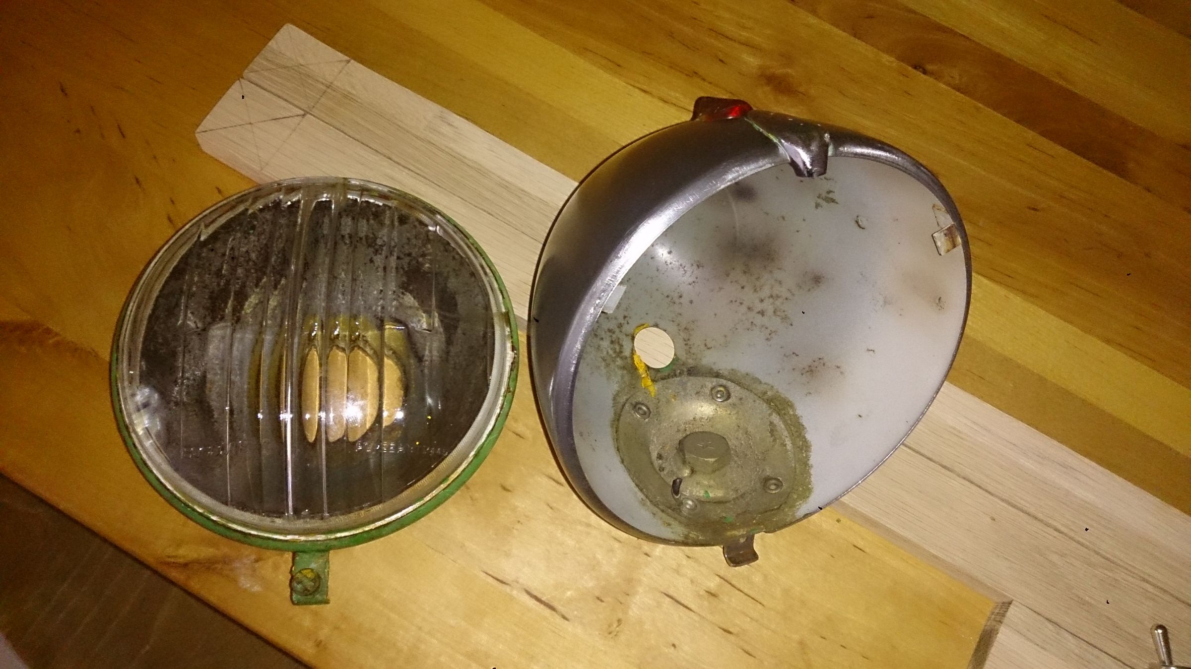 2CV Lamp (wood and Concret) : 7 Steps (with Pictures) - Instructables
