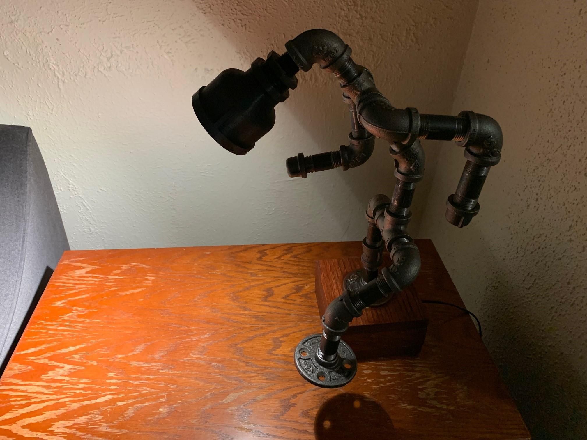 Black Iron Pipe Light : 6 Steps - Instructables