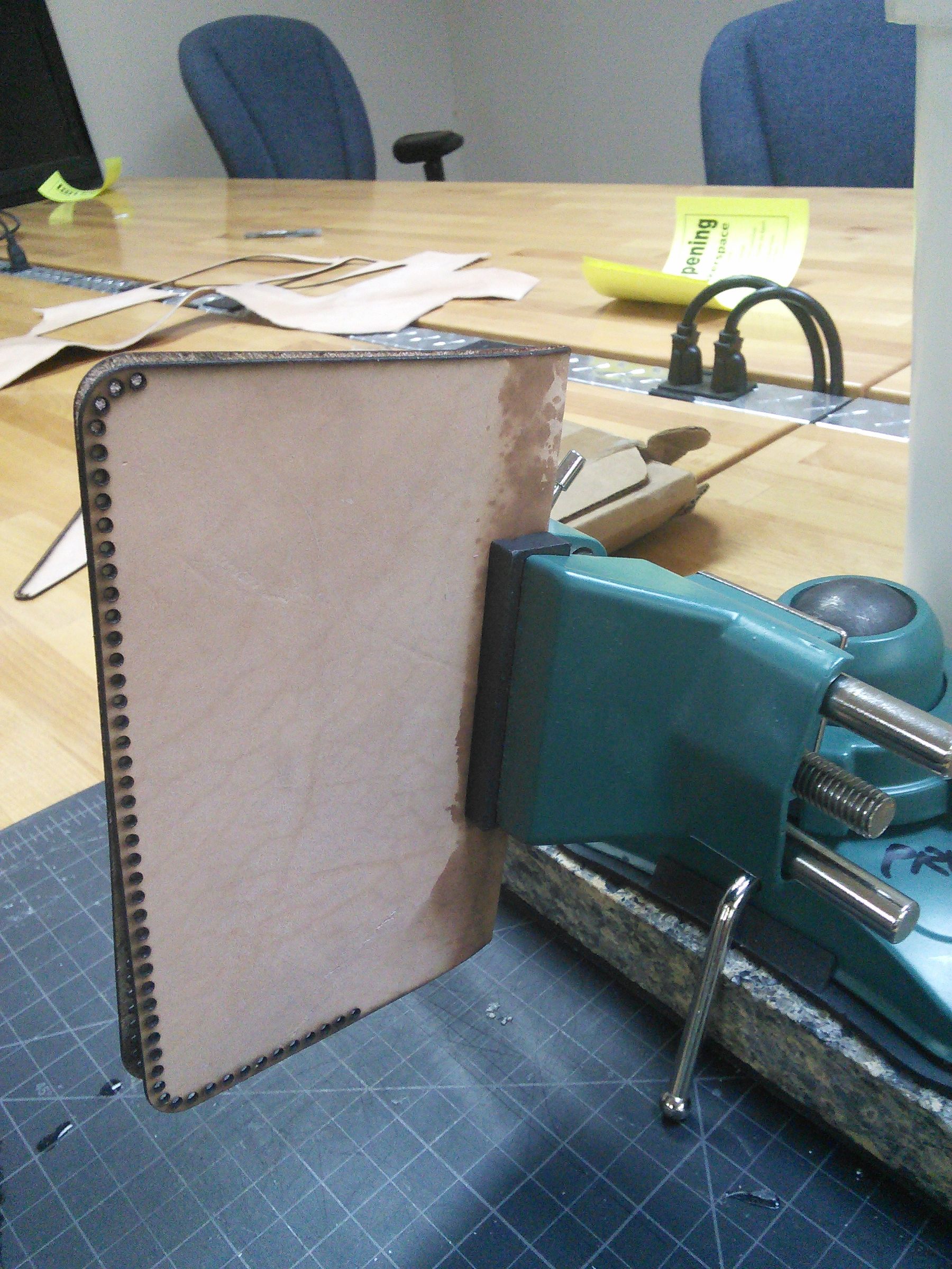 Simple Leather Case for Field Notes : 4 Steps - Instructables