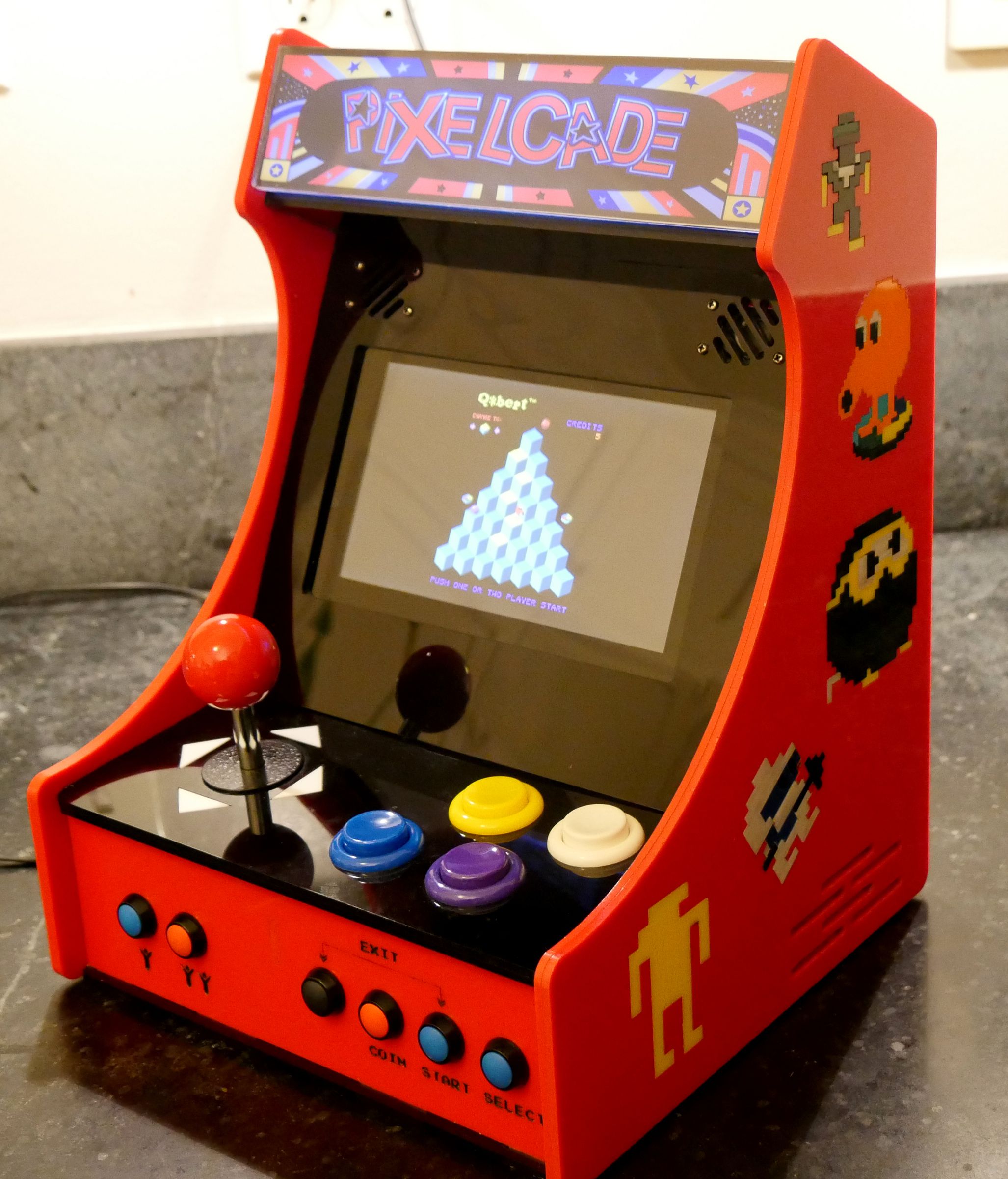PIXELCADE - Mini Bartop Arcade With Integrated PIXEL LED Display : 13 ...