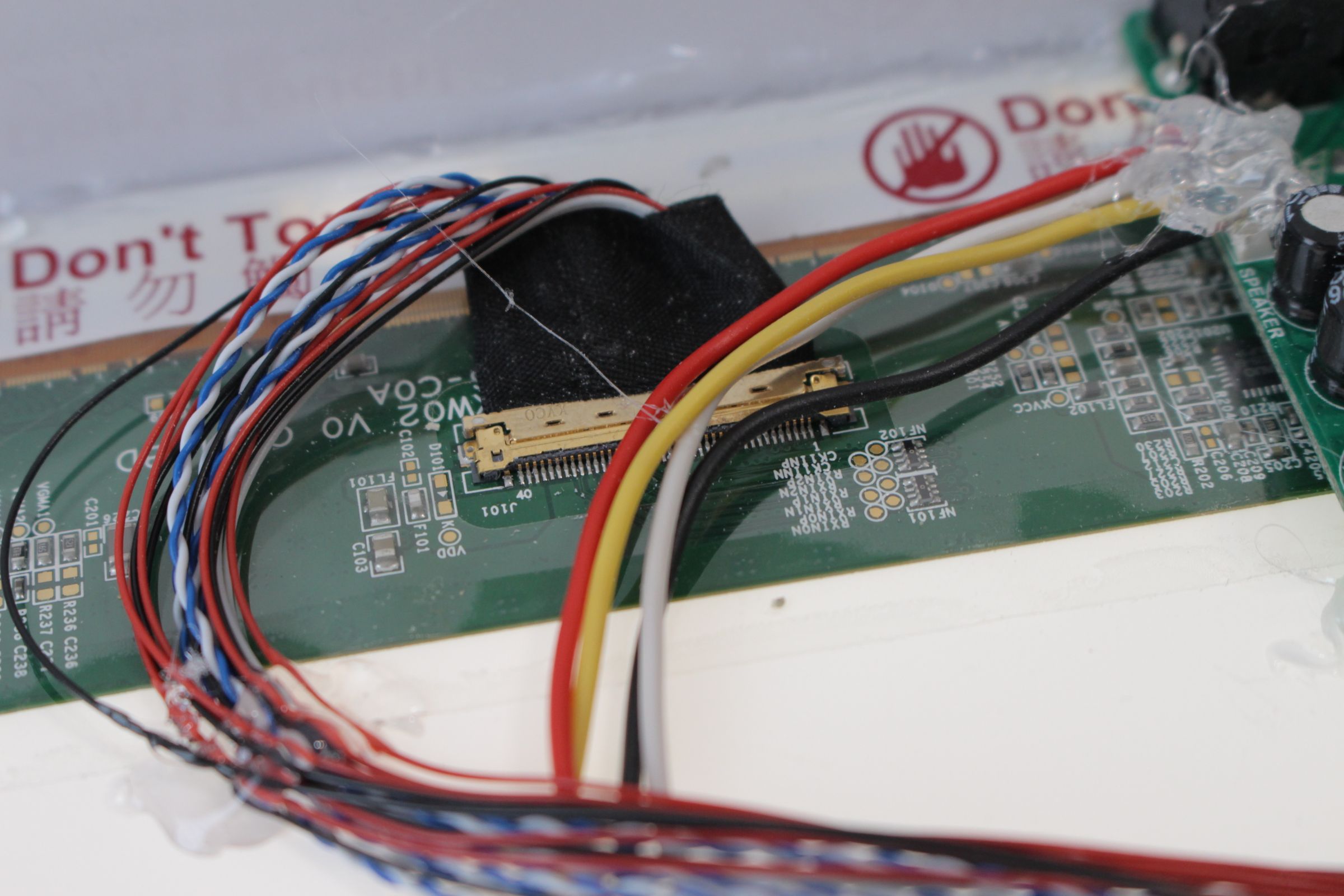 How to Reuse the Old LCD Screen of Your Broken Laptop : 4 Steps ...