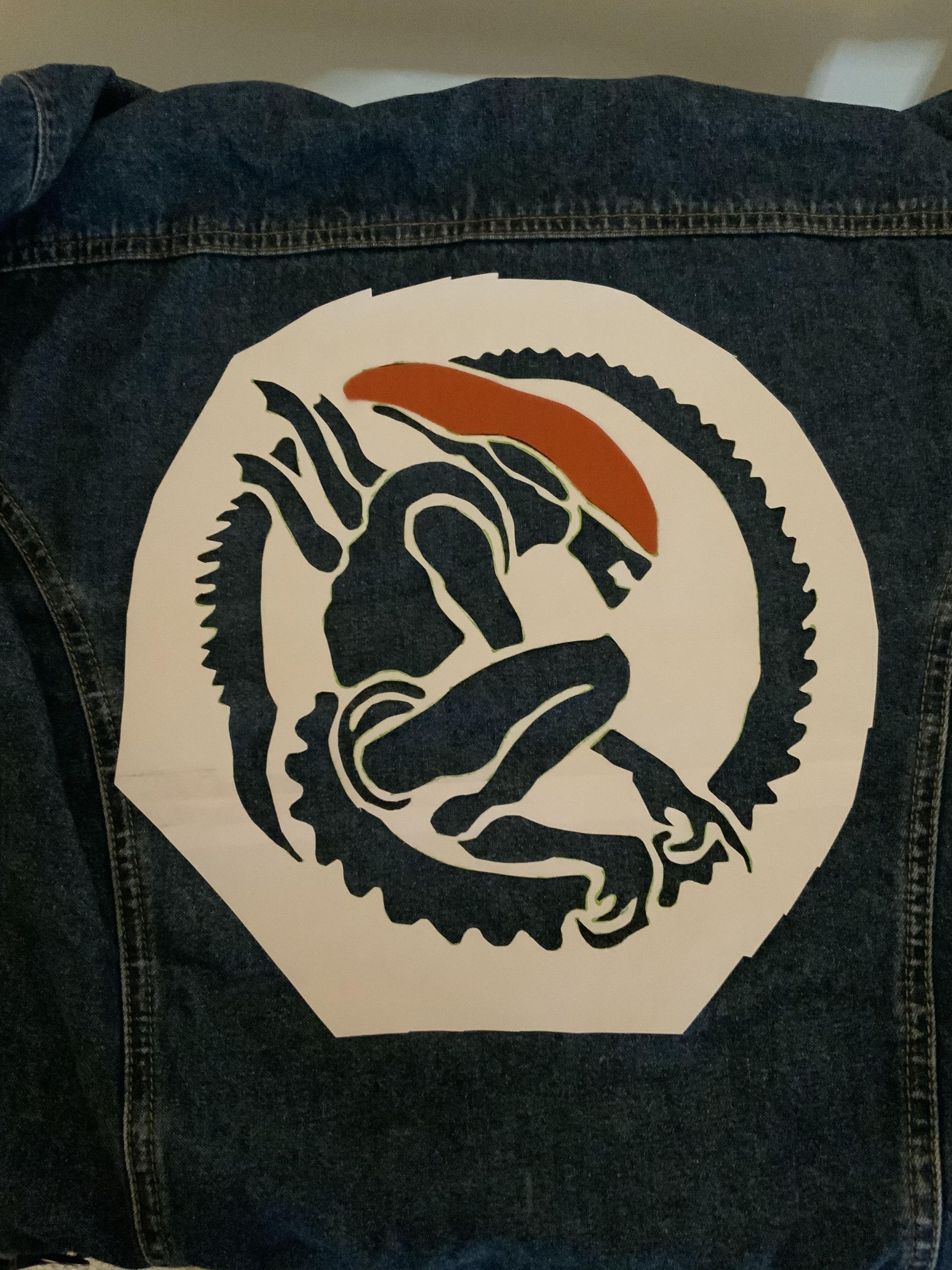 Denim Jacket With Alien Appliqué Tutorial : 8 Steps - Instructables