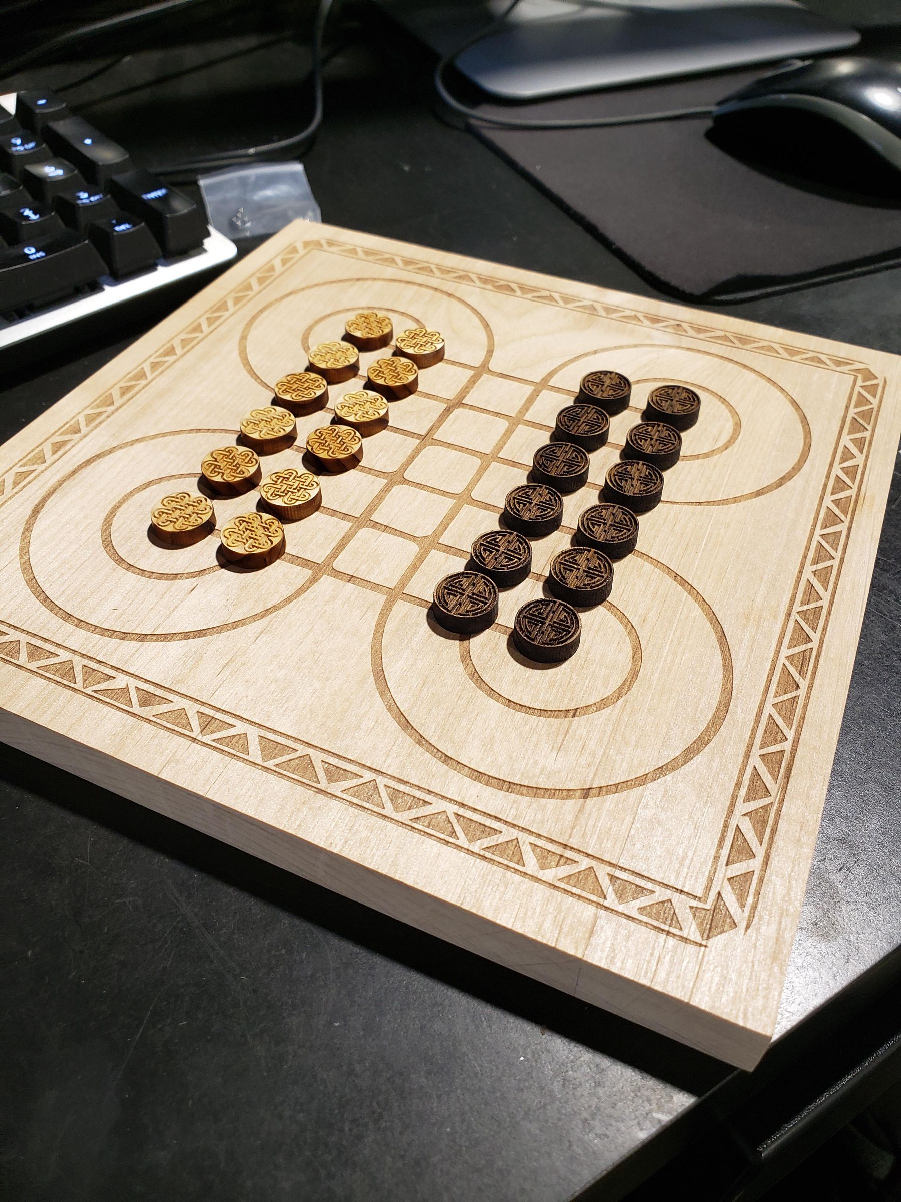 Surakarta/Roundabouts Tabletop Game : 5 Steps (with Pictures ...