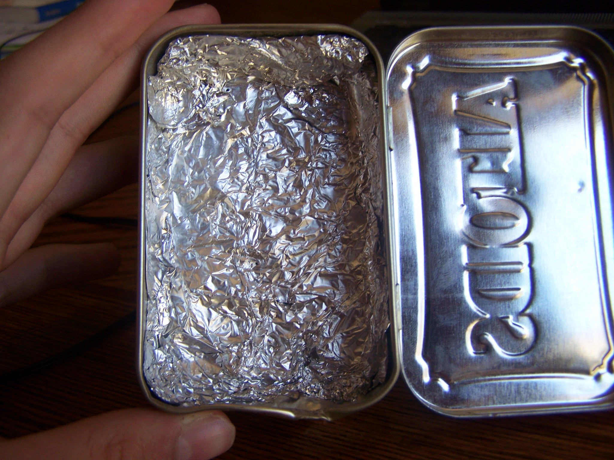 How to Make an Easier Altoids Ipod Case : 4 Steps - Instructables