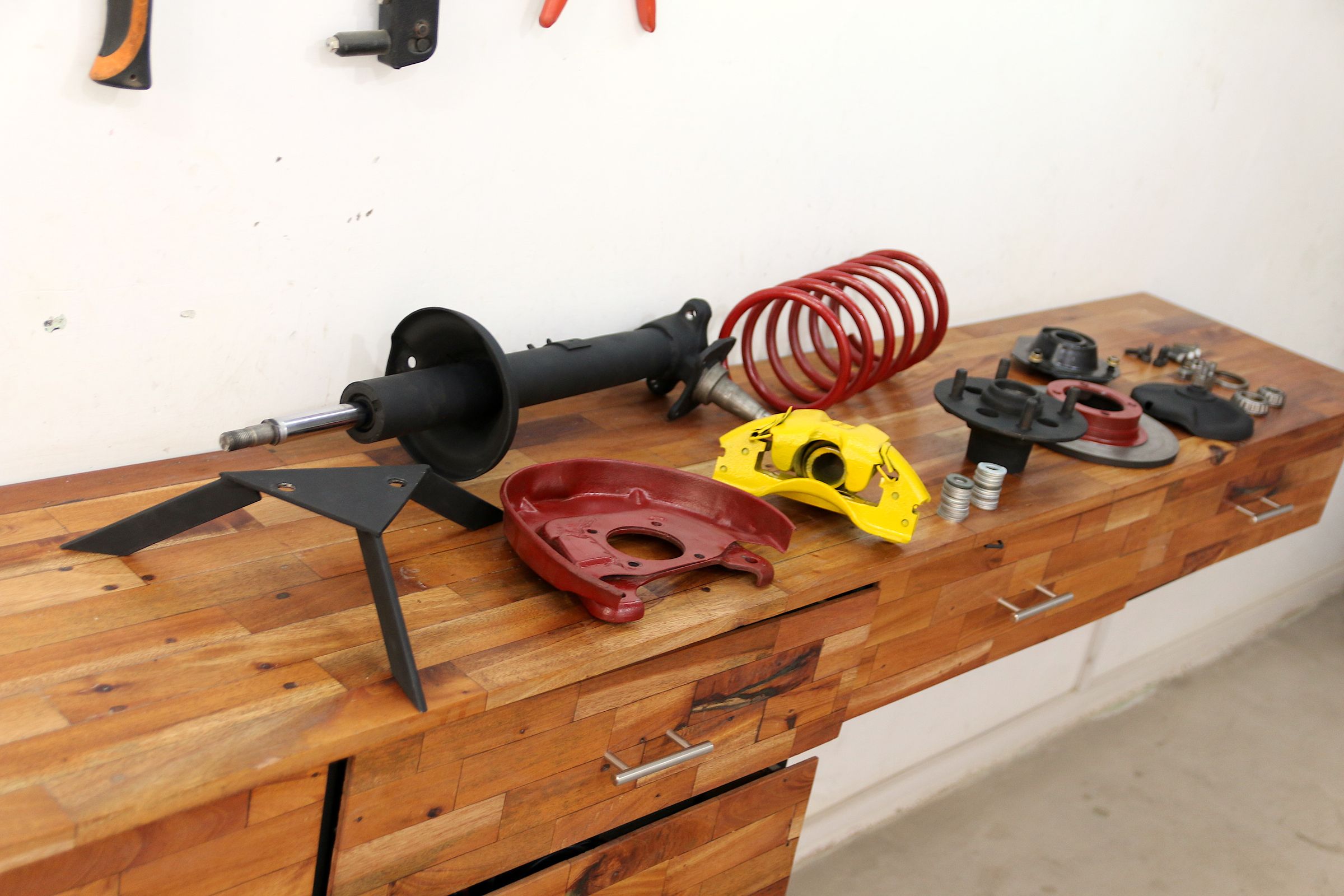 DIY Shock Absorber Stool : 9 Steps (with Pictures) - Instructables