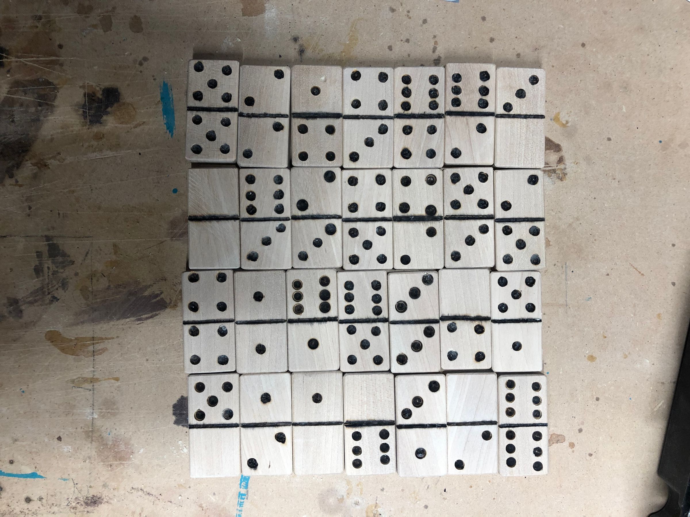 Domino Box With Scoring Track : 12 Steps - Instructables