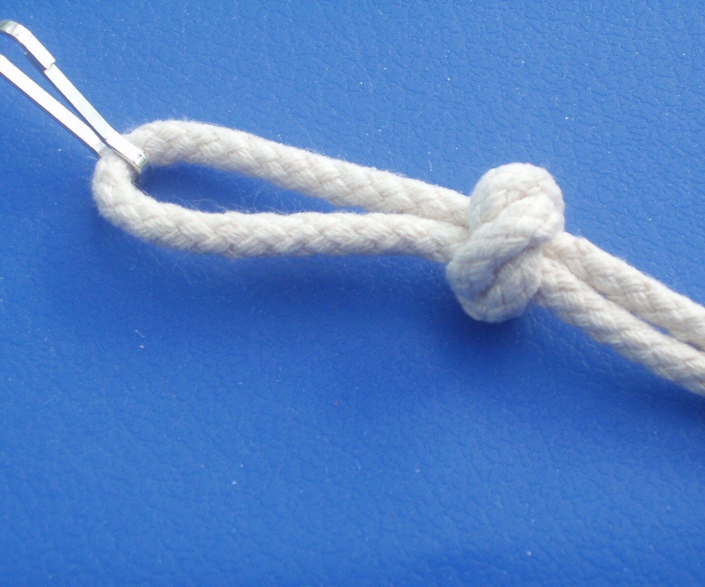 Granny Knot Zipper Pull : 10 Steps - Instructables