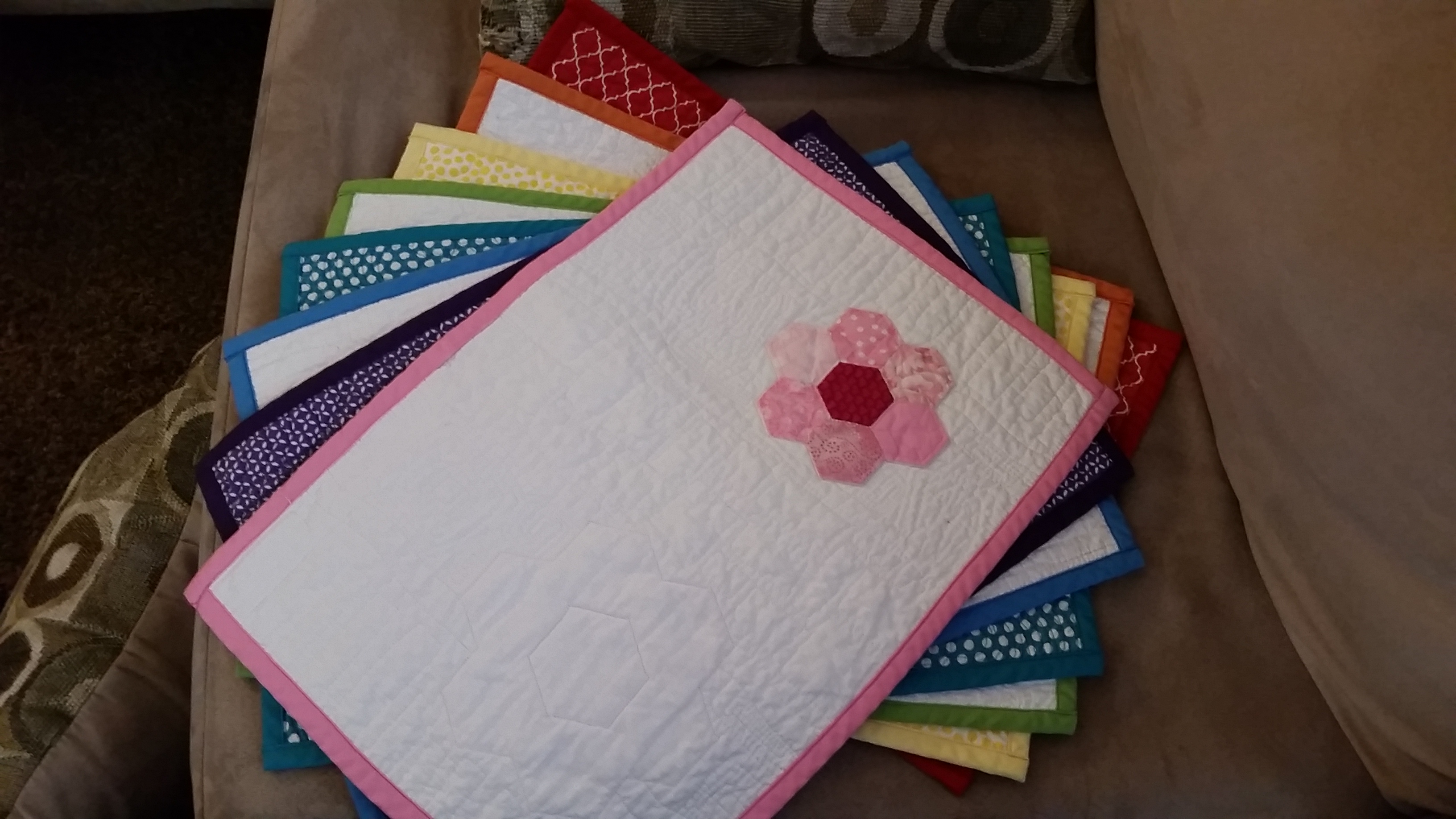 Hexagon English Paper Hand Piecing : 8 Steps (with Pictures ...