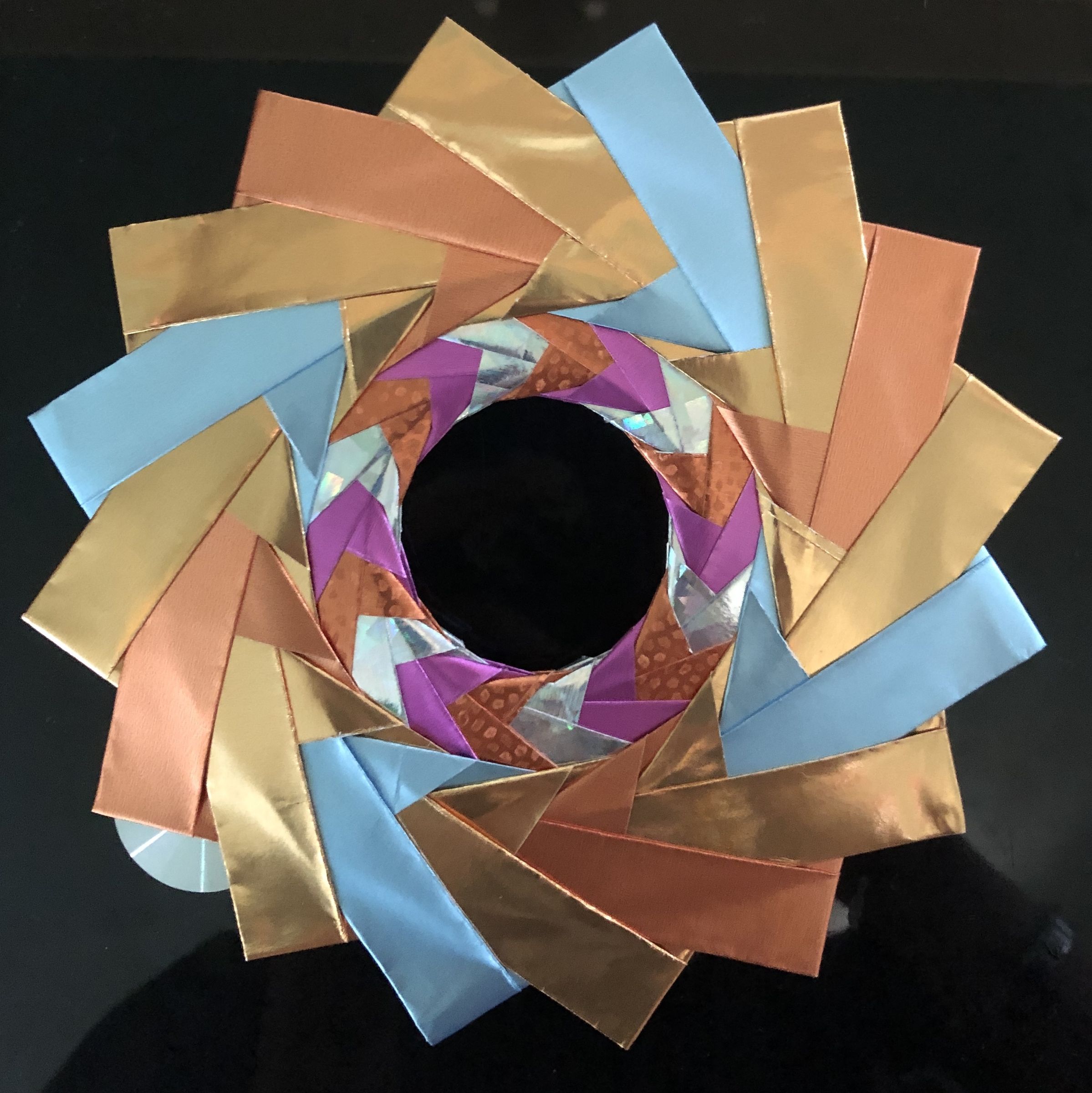 Simple and Elegant Origami Wreath : 9 Steps - Instructables