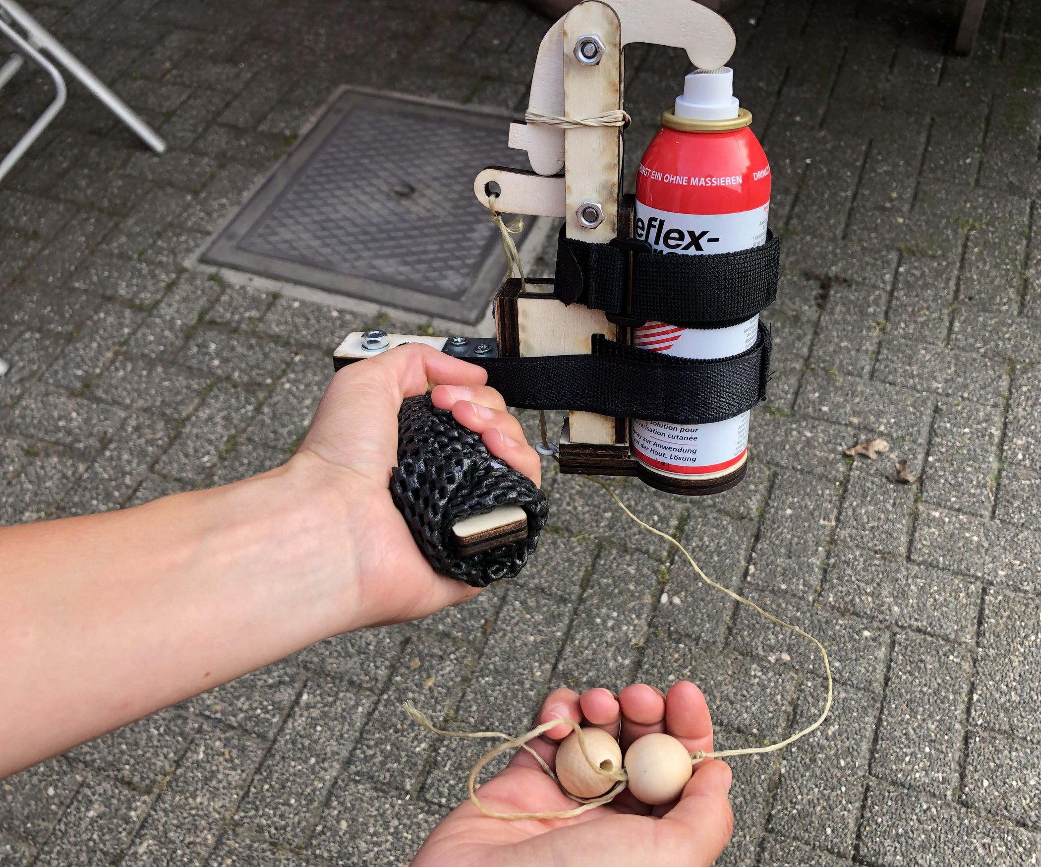 D4E1 - Spray Can Handle : 6 Steps - Instructables
