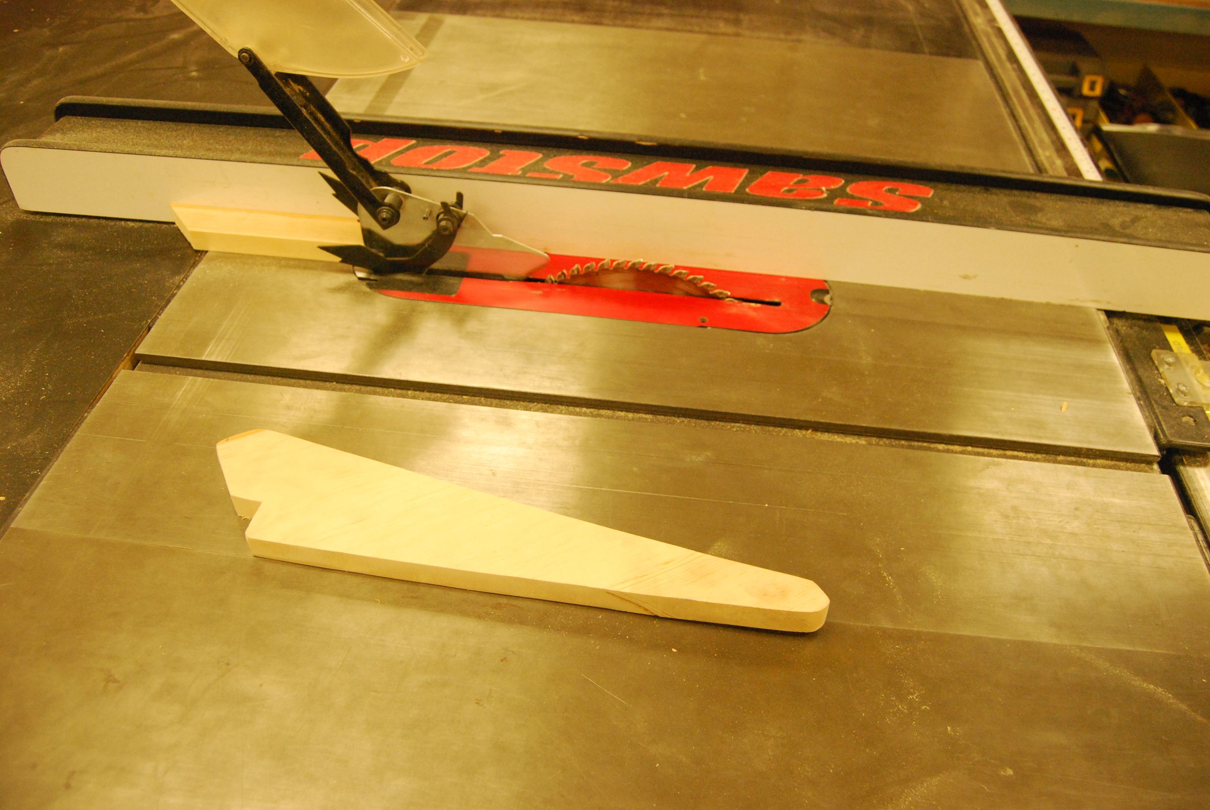 How to Make a Push Arm for the Table Saw : 4 Steps - Instructables
