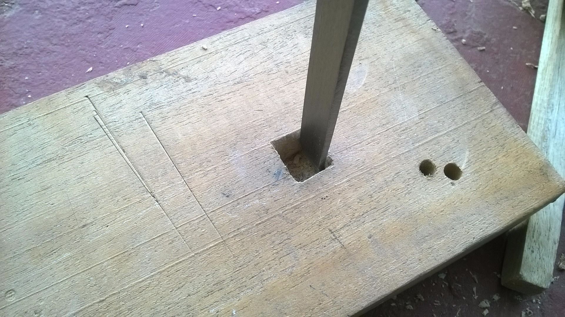 Simple DIY End Table for $10 : 8 Steps - Instructables