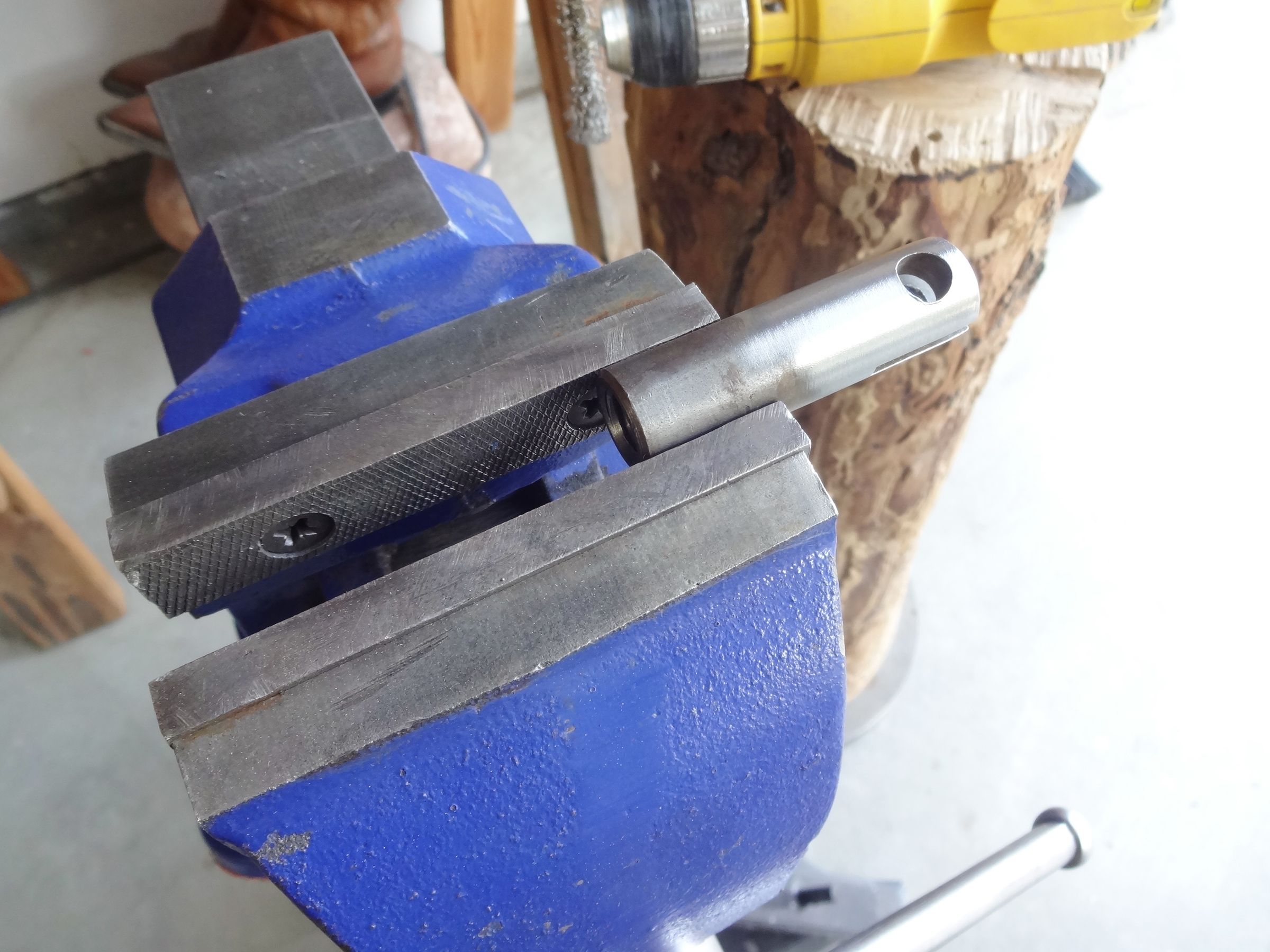 How to Make a Bike Repair Stand : 11 Steps (with Pictures) - Instructables