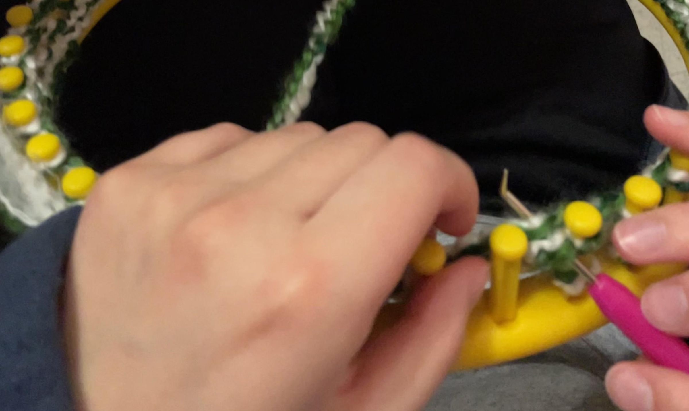 How to Make a Hat Using a Knitting Loom : 13 Steps - Instructables